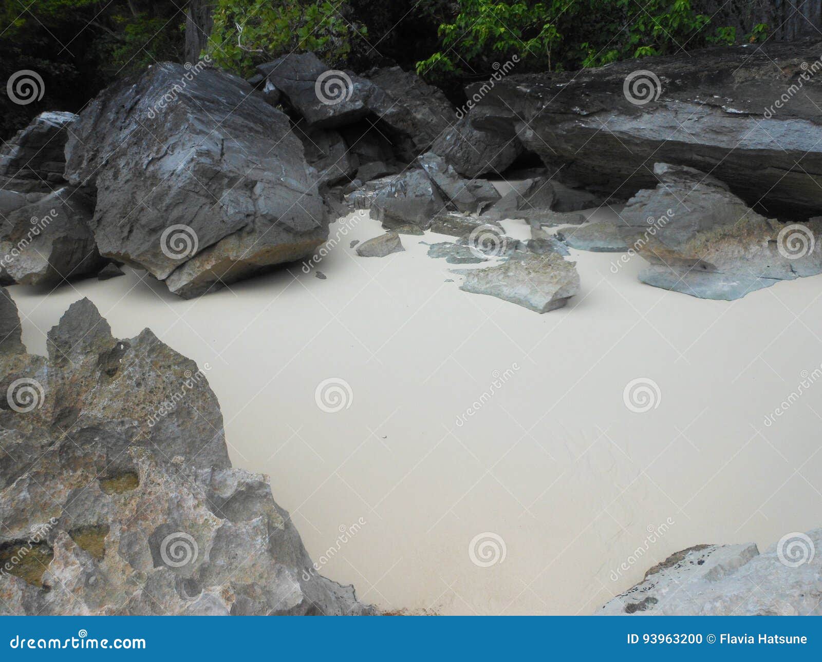 Roca En La Playa En El EL Nido Foto de archivo - Imagen de roca, playa ...