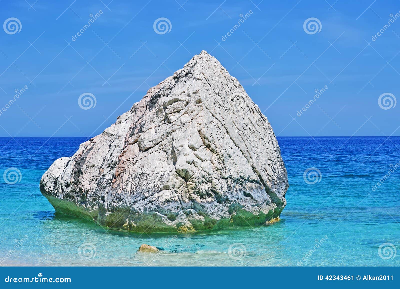 Roca grande imagen de archivo. Imagen de marejada, sunlight - 42343461