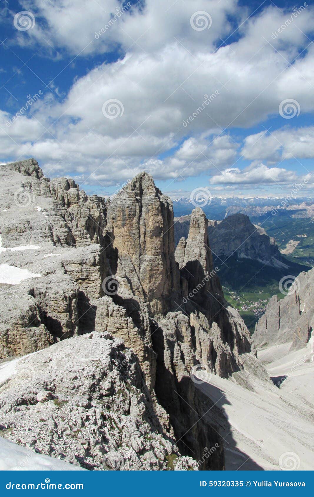 Roca Hermosa De Las Dolomías Imagen de archivo - Imagen de cubo ...