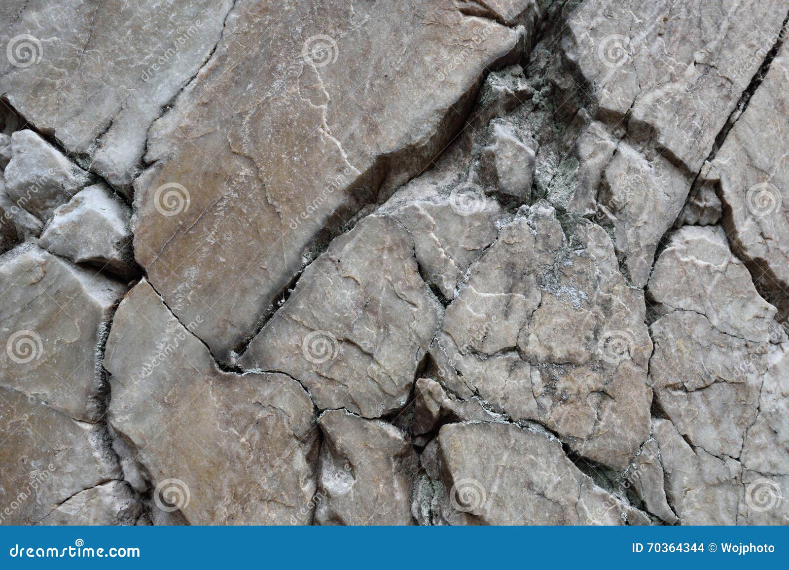 Roca Quebrada Y Agrietada De La Cuarcita Foto de archivo - Imagen de ...