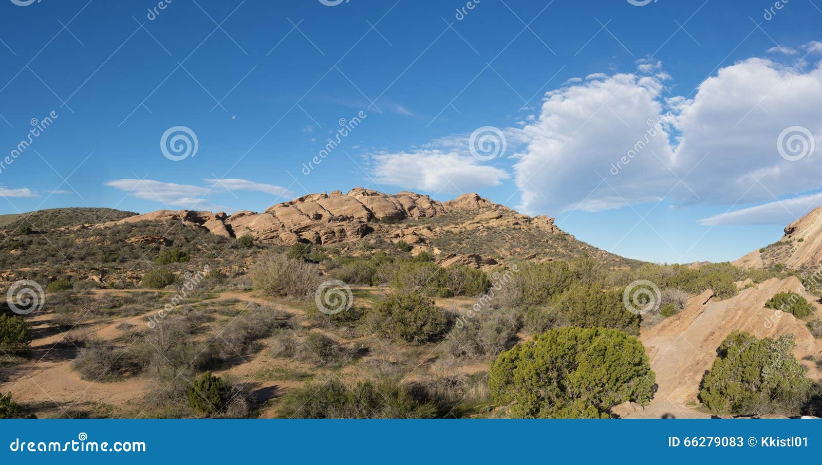 Roca Ridge En Desierto De Mojave Imagen de archivo - Imagen de turista ...