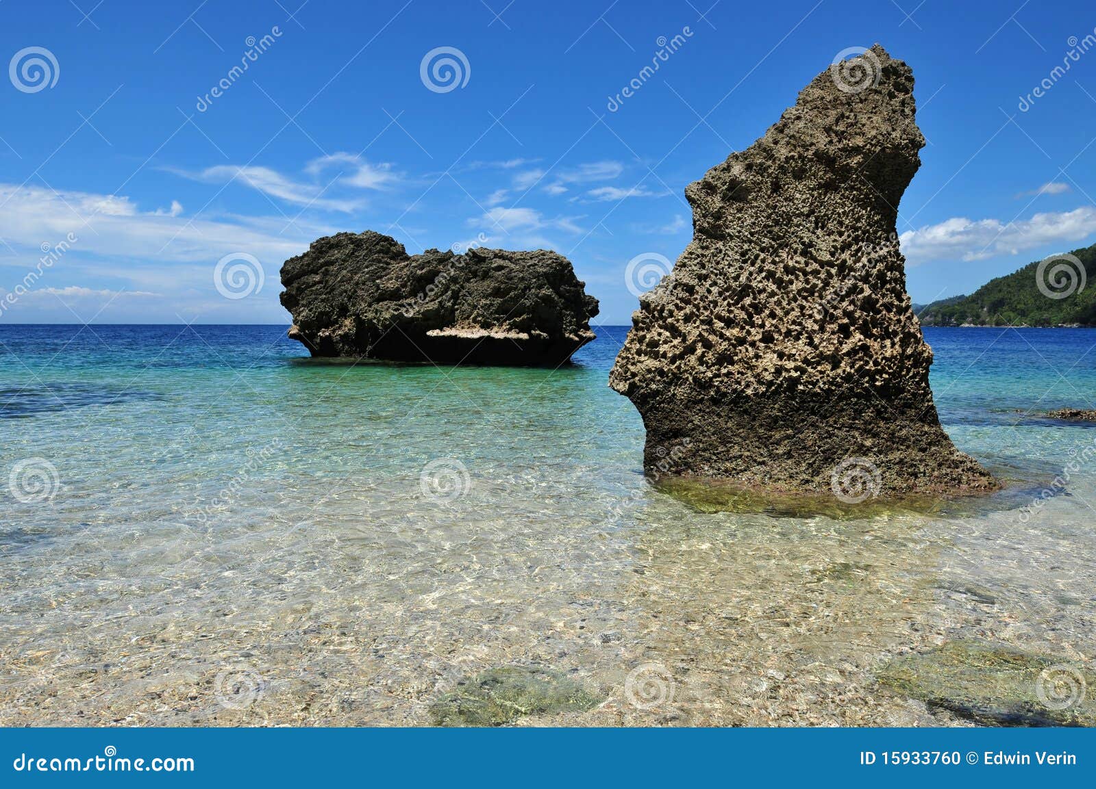 Rocas coralinas foto de archivo. Imagen de recurso, marejada - 15933760