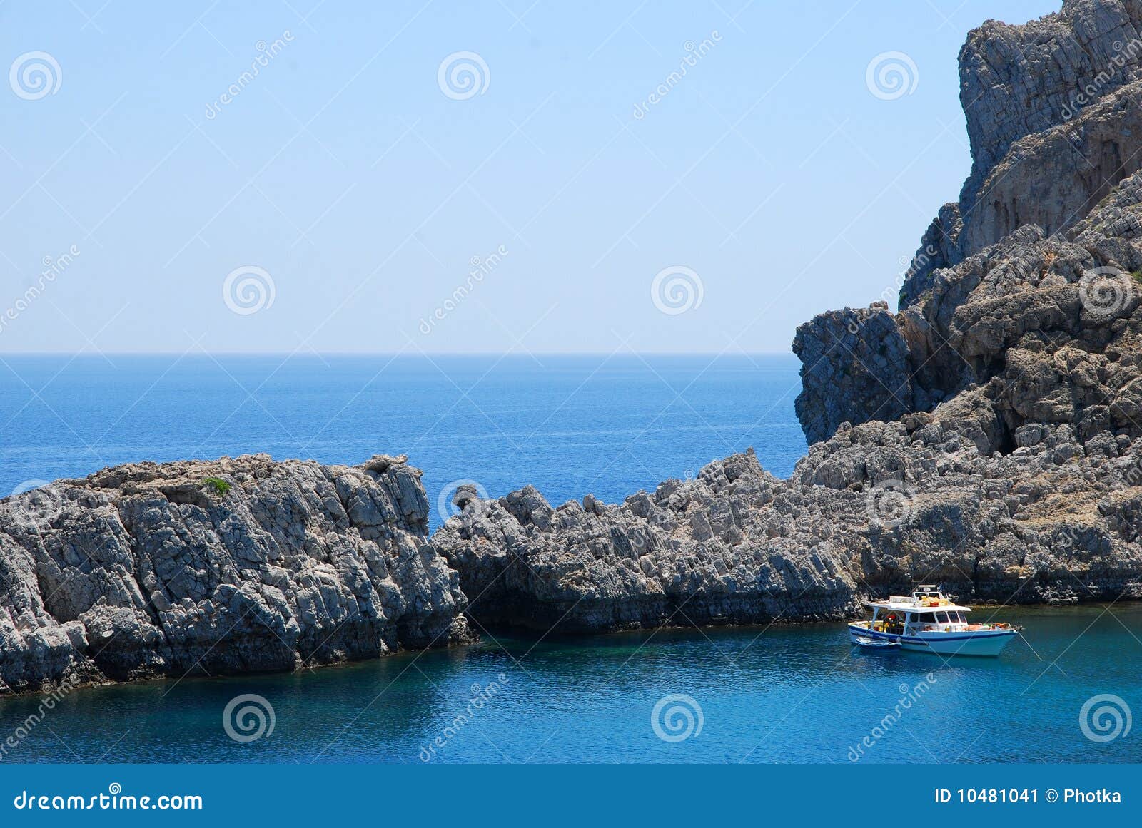 Rocas En El Mar Mediterráneo Imagen de archivo - Imagen de piedra, isla ...