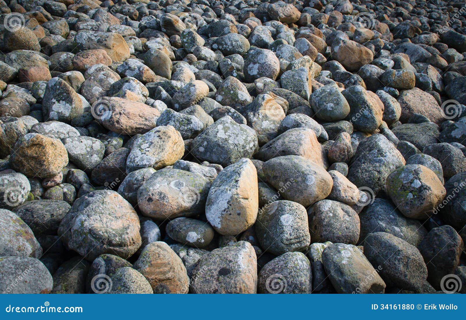 Rocas redondas foto de archivo. Imagen de grava, travieso - 34161880