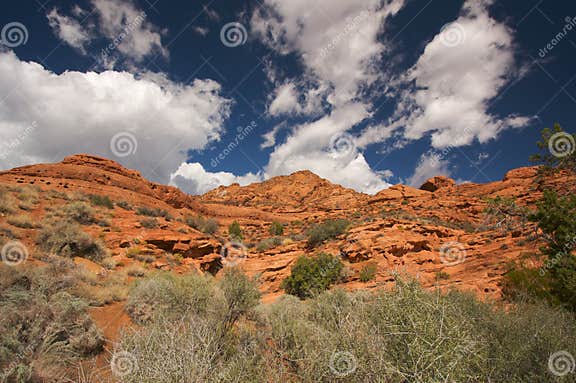 Rocas rojas de Utah imagen de archivo. Imagen de ardientemente - 6758861