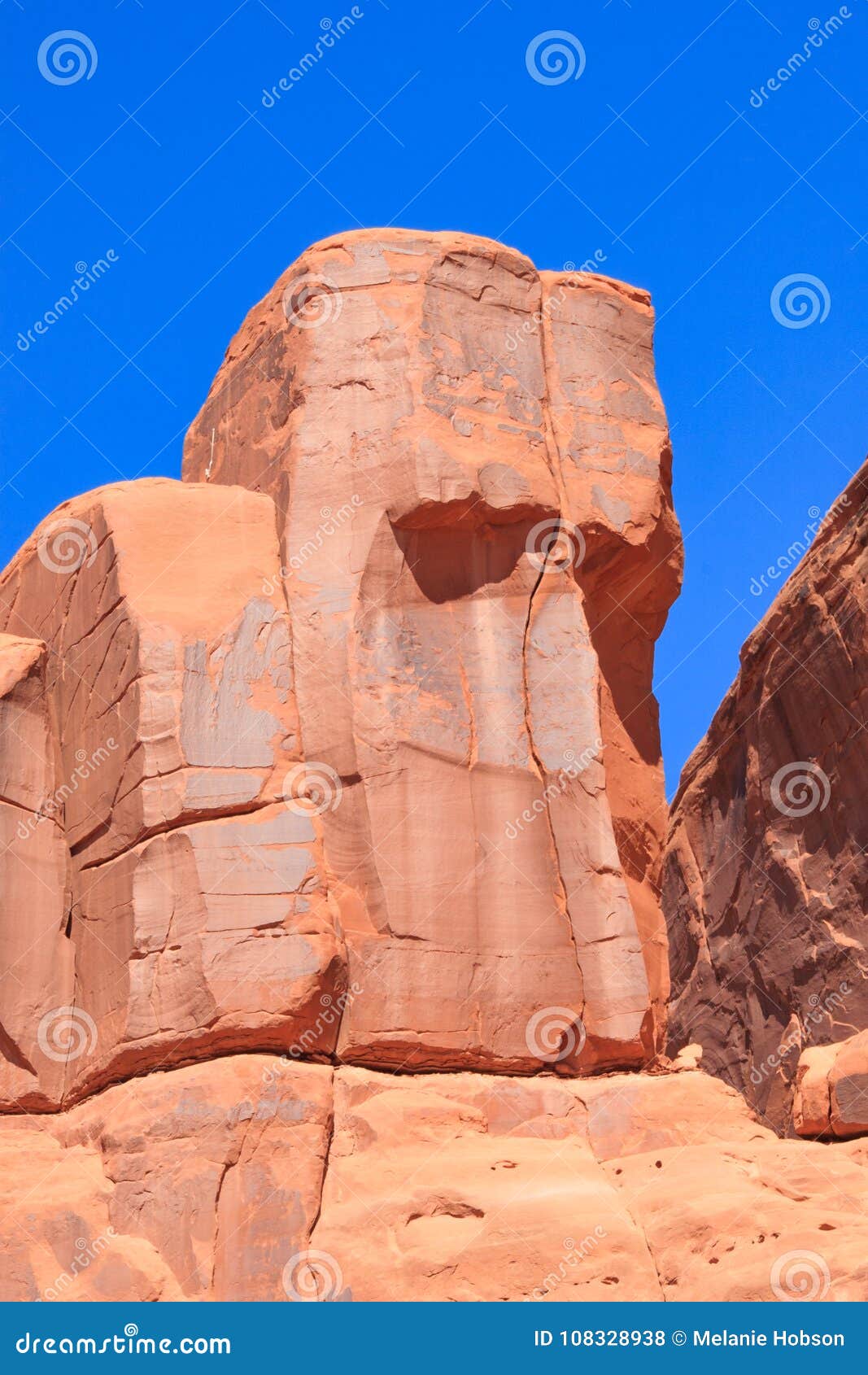 Roccia rossa fotografia stock. Immagine di abbastanza - 108328938