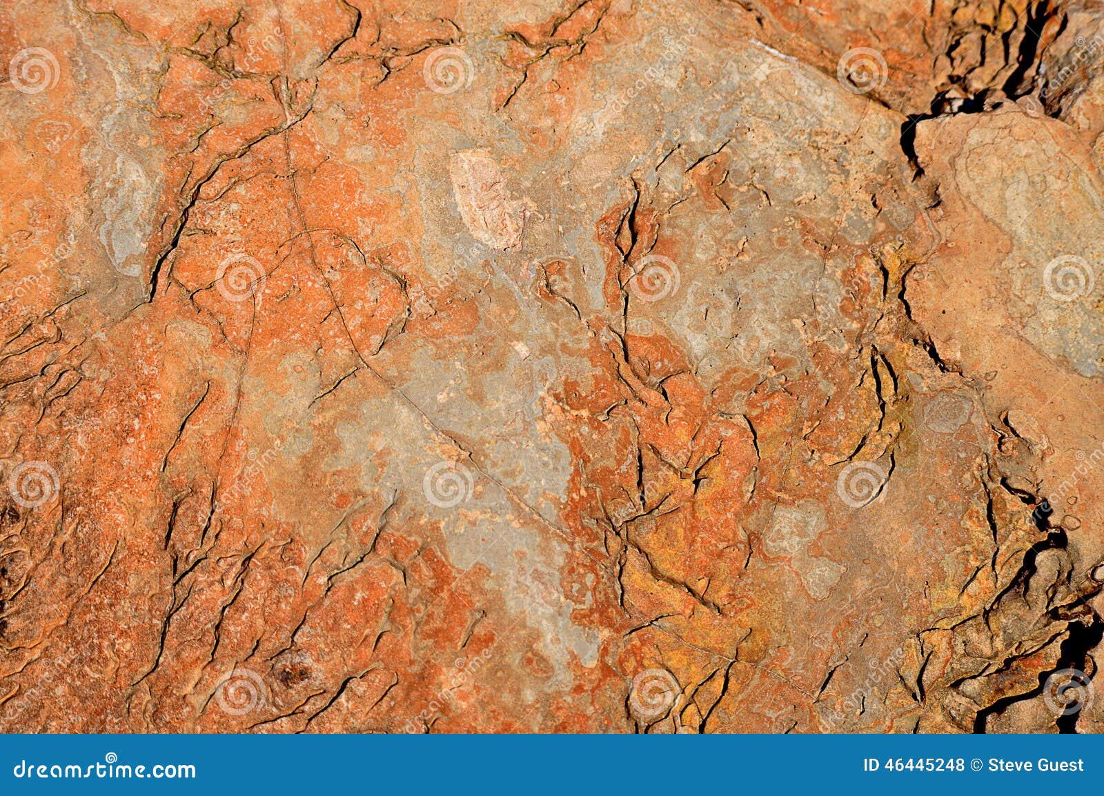 Roccia Rossa Incrinata Per Fondo Fotografia Stock - Immagine di ...