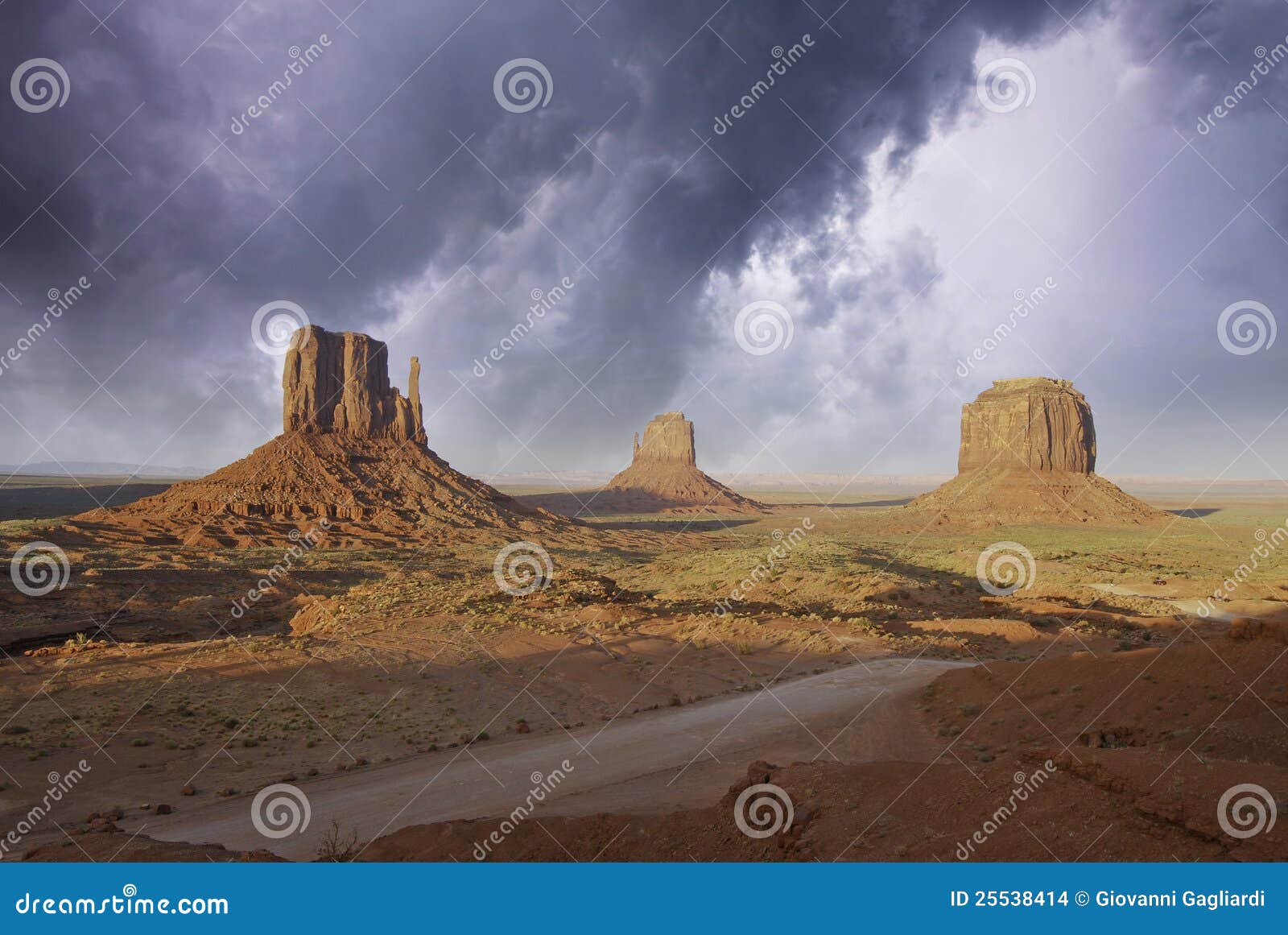 Rochas E Cores Do Vale Do Monumento Foto de Stock - Imagem de famoso, pico: 25538414