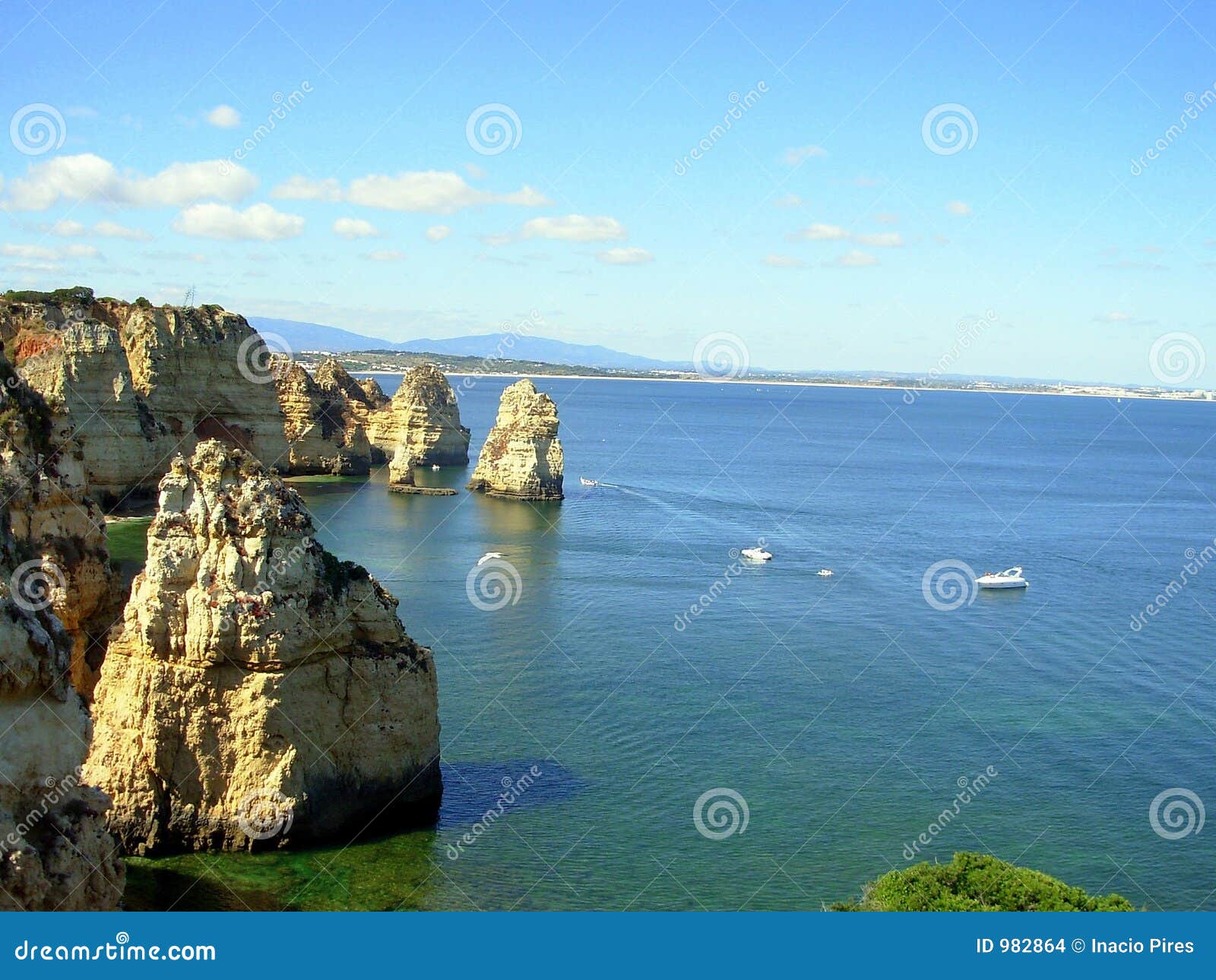 Rochas em Lagos foto de stock. Imagem de paisagem, portugal - 982864