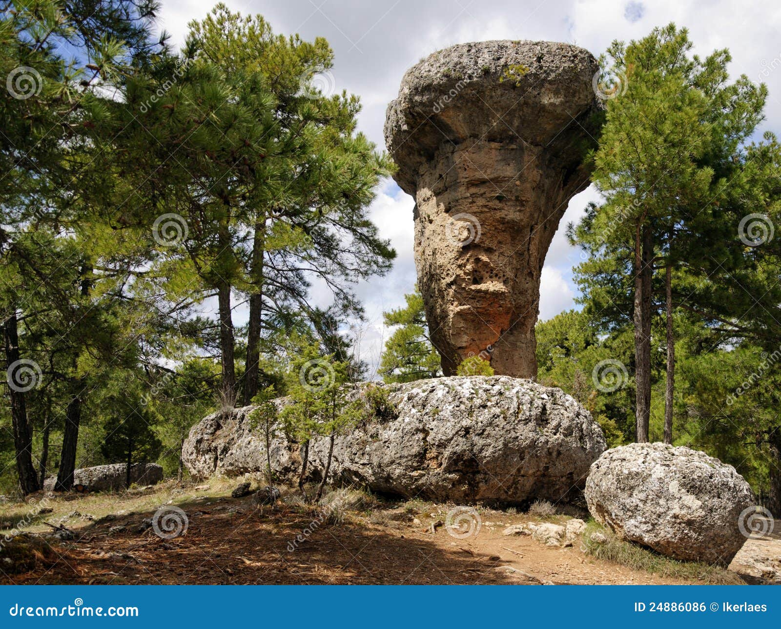 Rochas Estranhas Na Cidade Enchanted De Cuenca Foto de Stock - Imagem ...