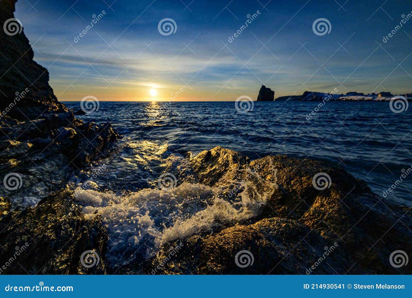 Roche perce nascer do sol imagem de stock. Imagem de curso - 214930541