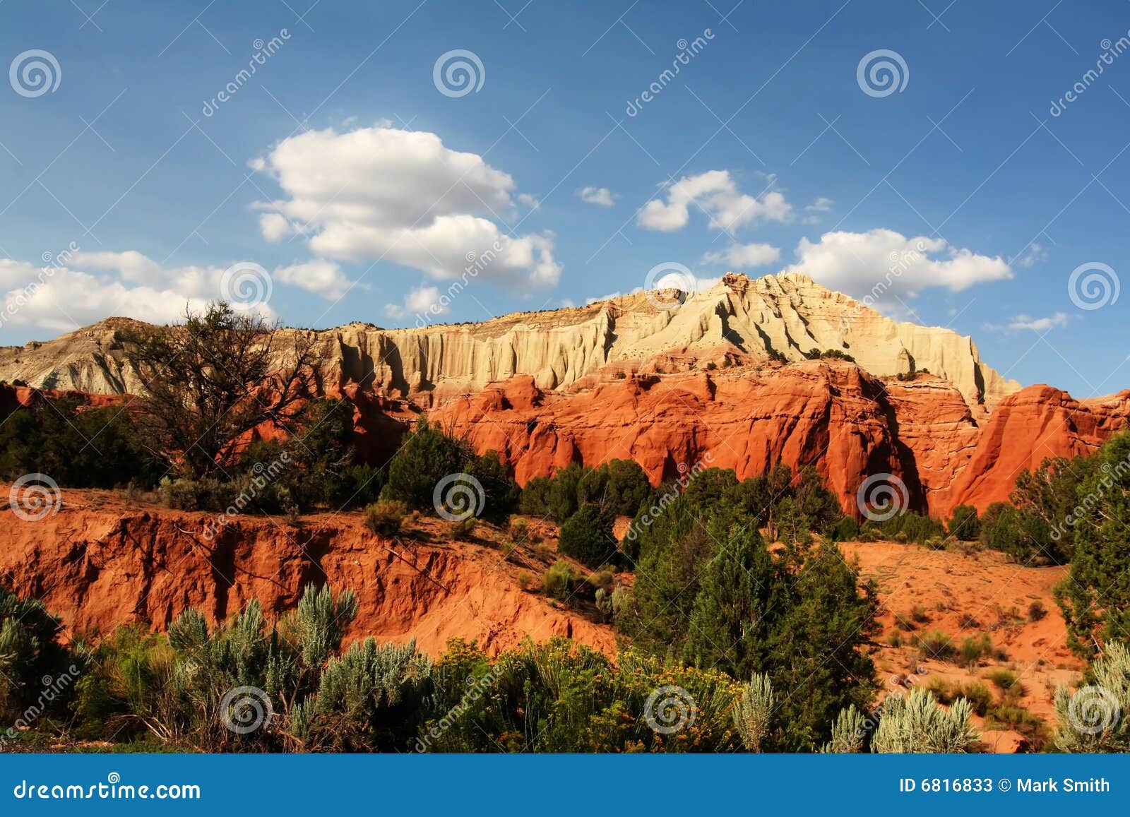 Roche rouge image stock. Image du extérieur, utah, cercle - 6816833