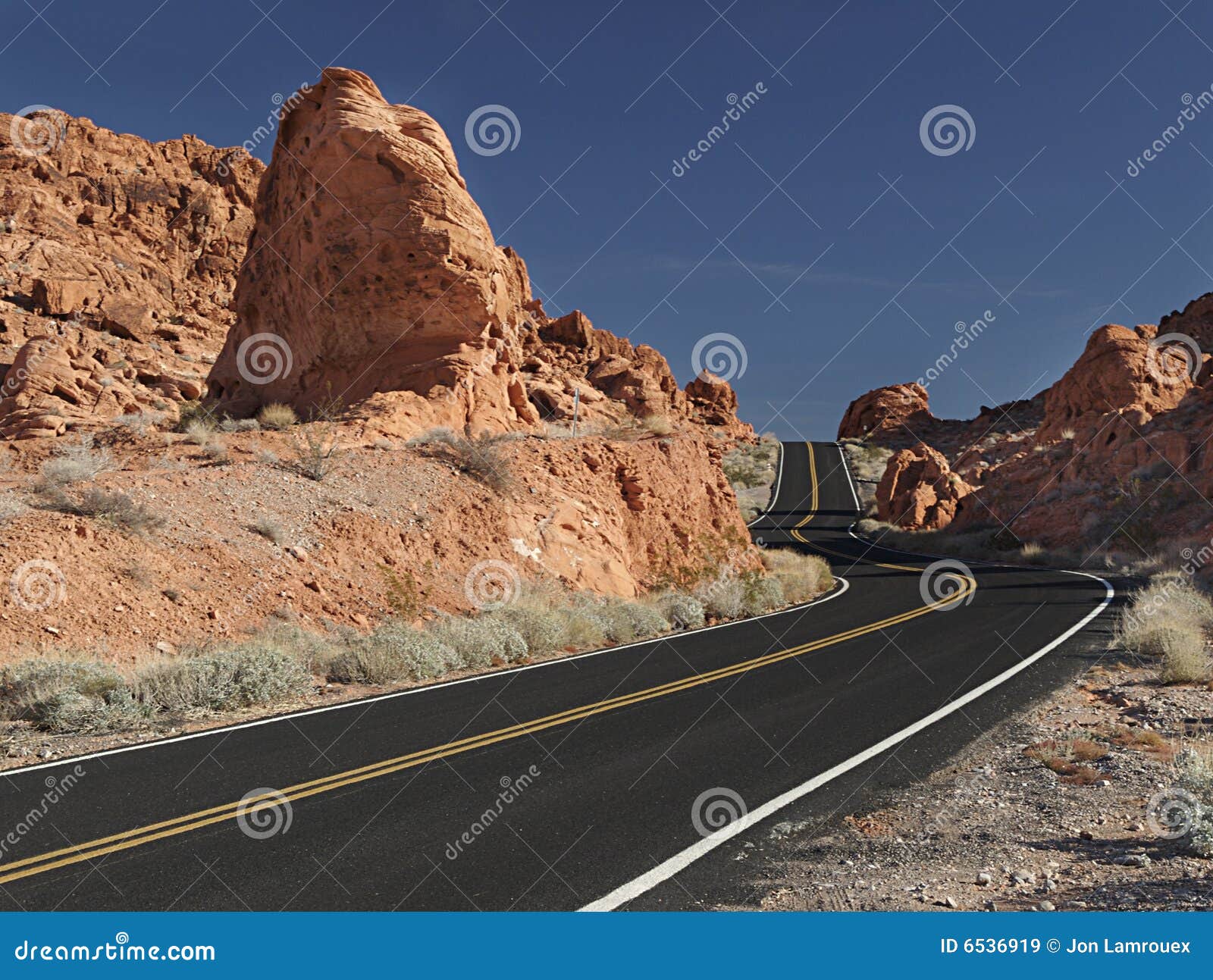 Roche rouge noire de bande image stock. Image du piloter - 6536919