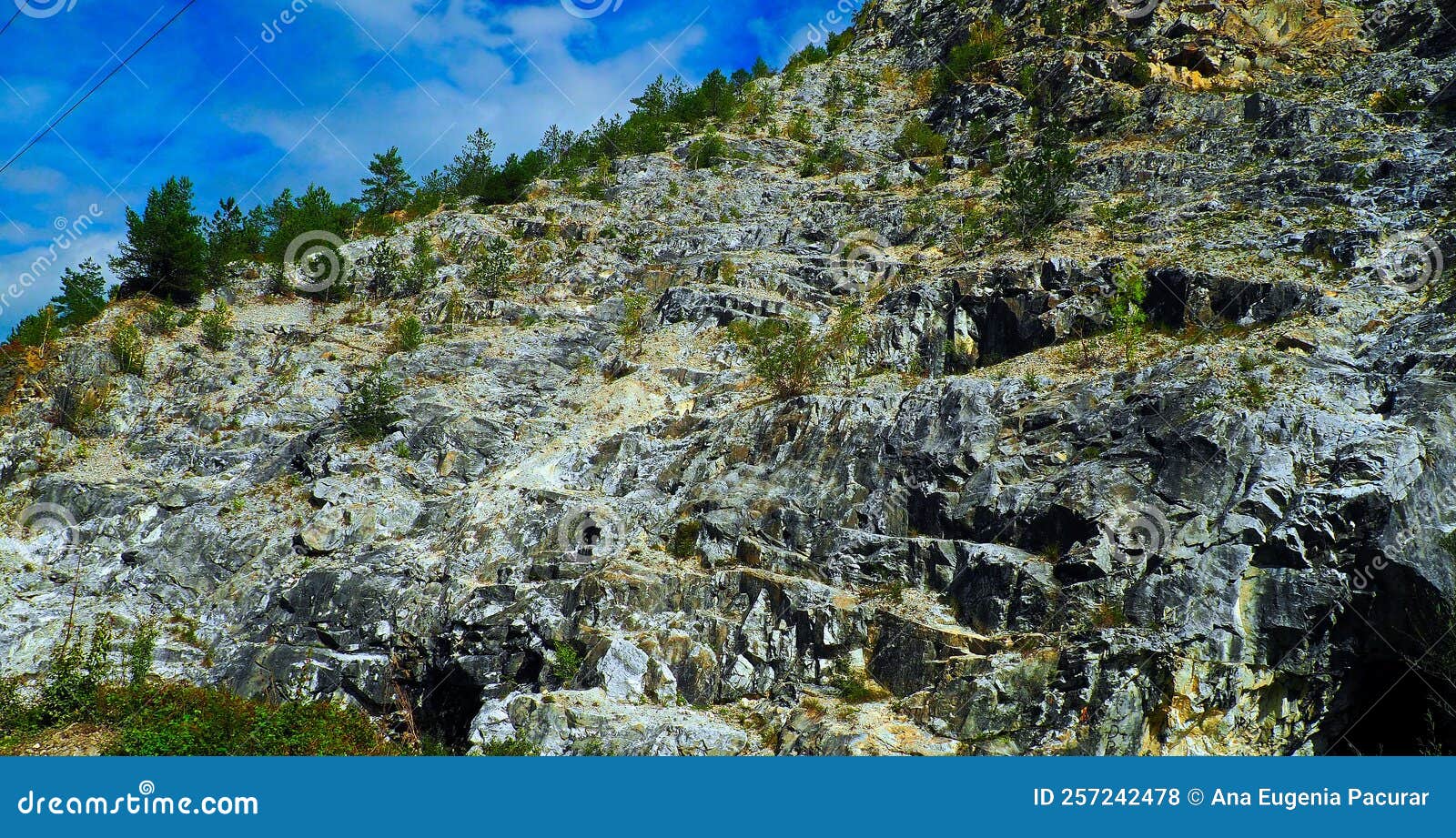 Roches De La Mine De Calcaire Transylvanienne Photo stock - Image du ...