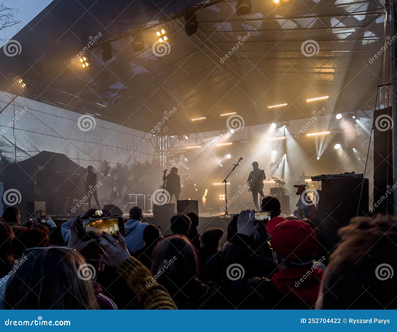 Rock Band Performance on Stage Editorial Photography - Image of disco ...