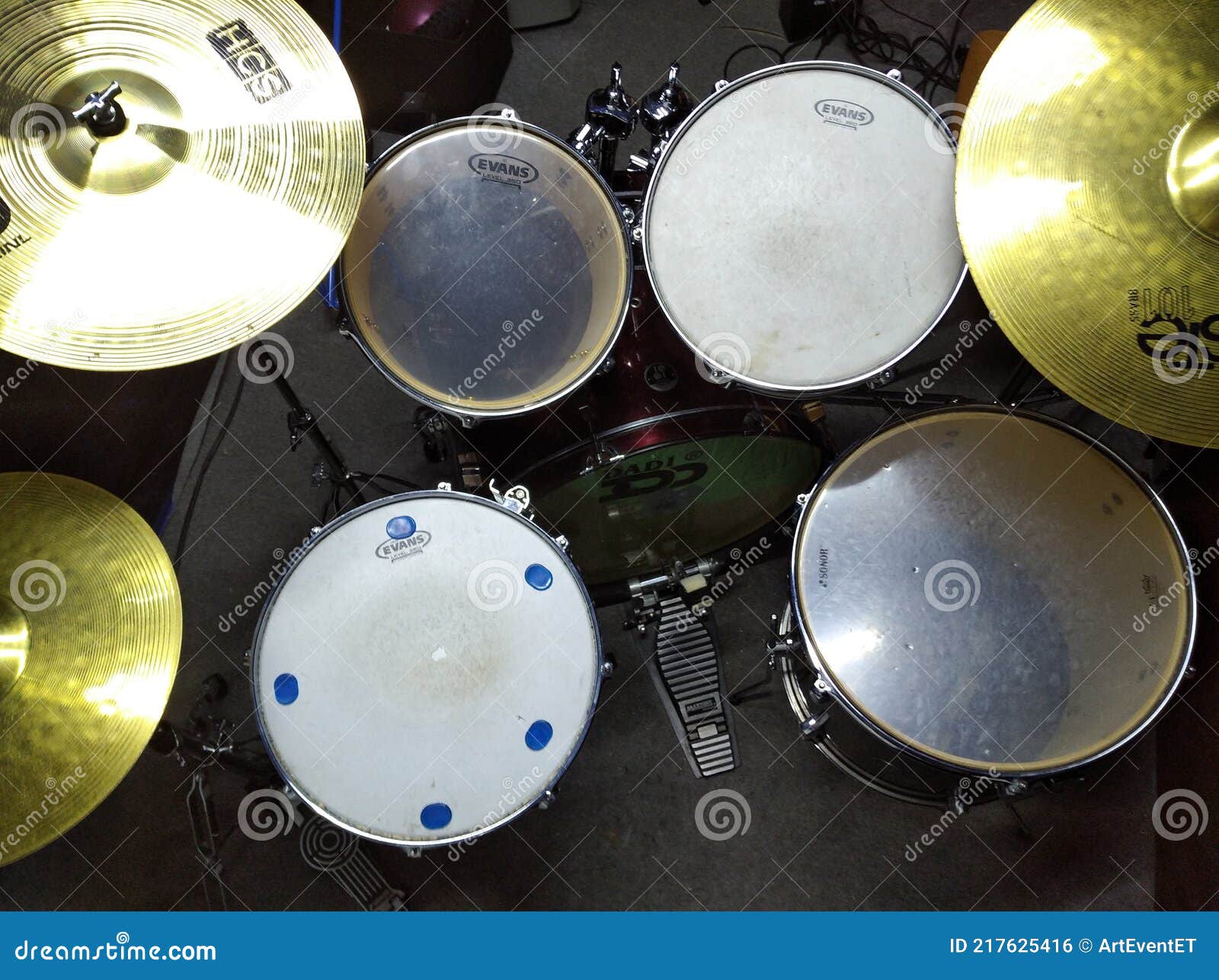 Rock bands drum kit editorial photo. Image of music - 217625416