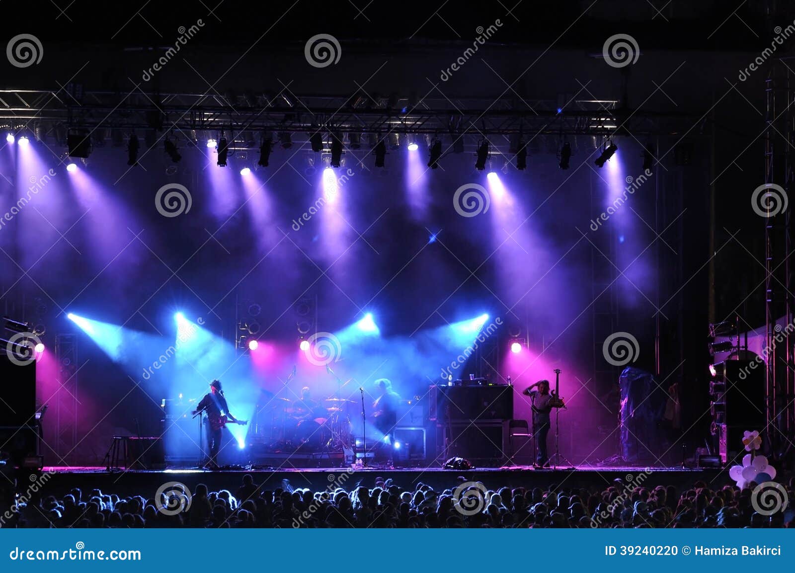 Rock concert editorial image. Image of festival, instrument - 39240220