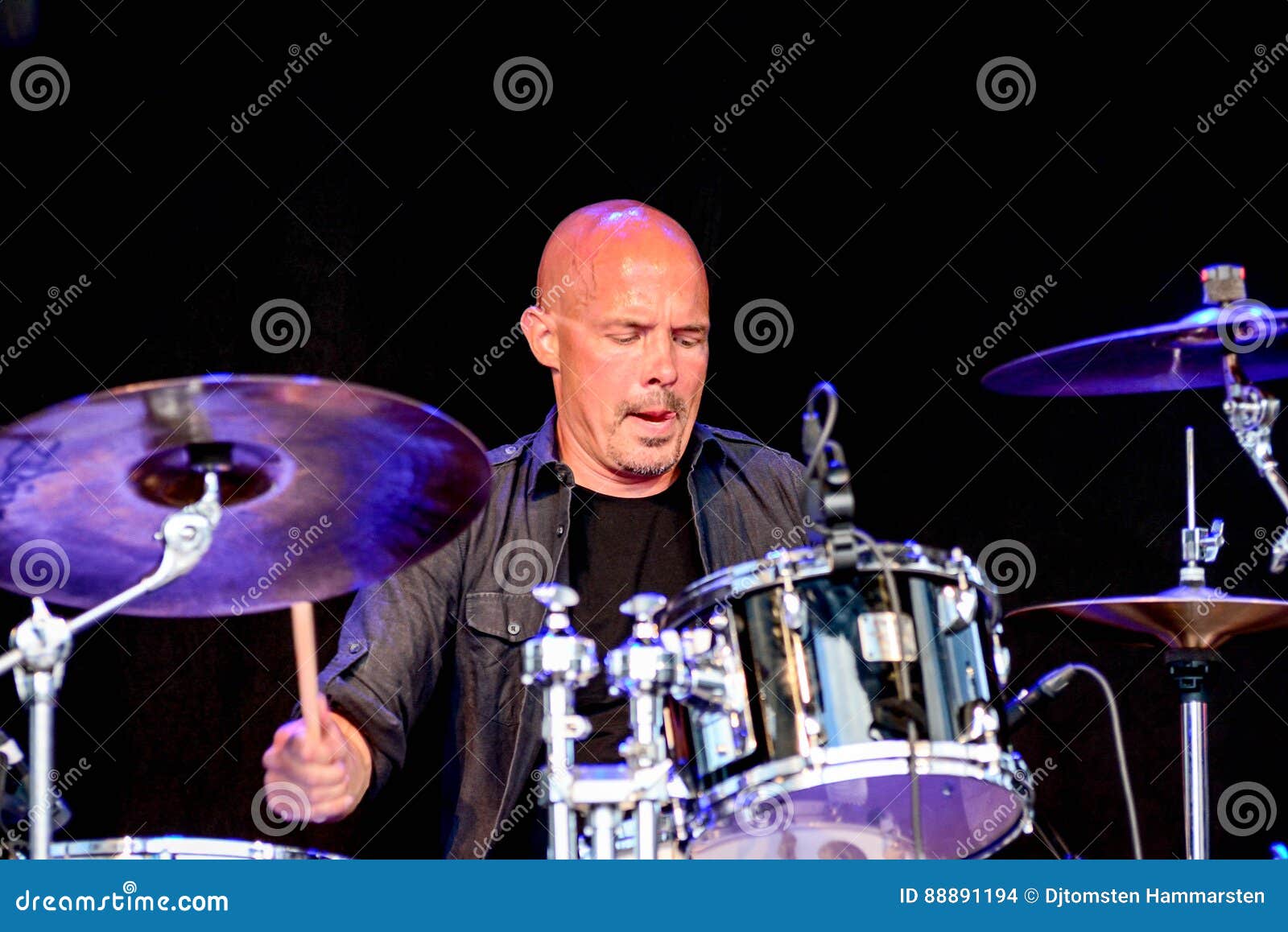 Rock drummer editorial stock image. Image of music, grin - 88891194