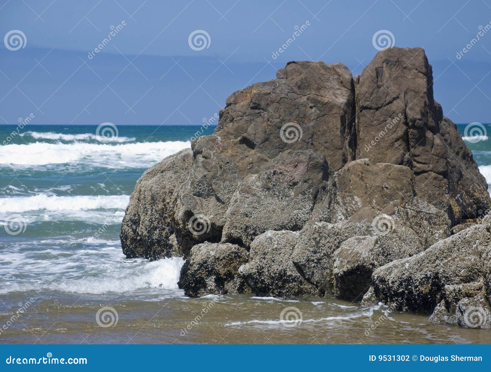 Rock Formation at the Beach Stock Photo - Image of oregon, beach: 9531302