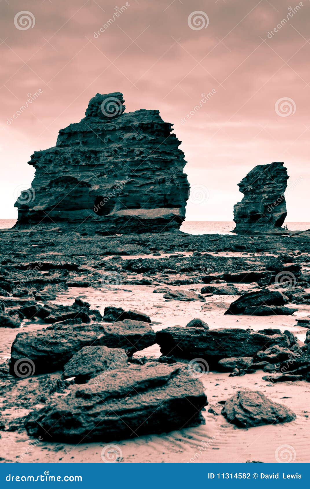 Rock Formations Filtered Red Stock Photo - Image of barren, tall: 11314582