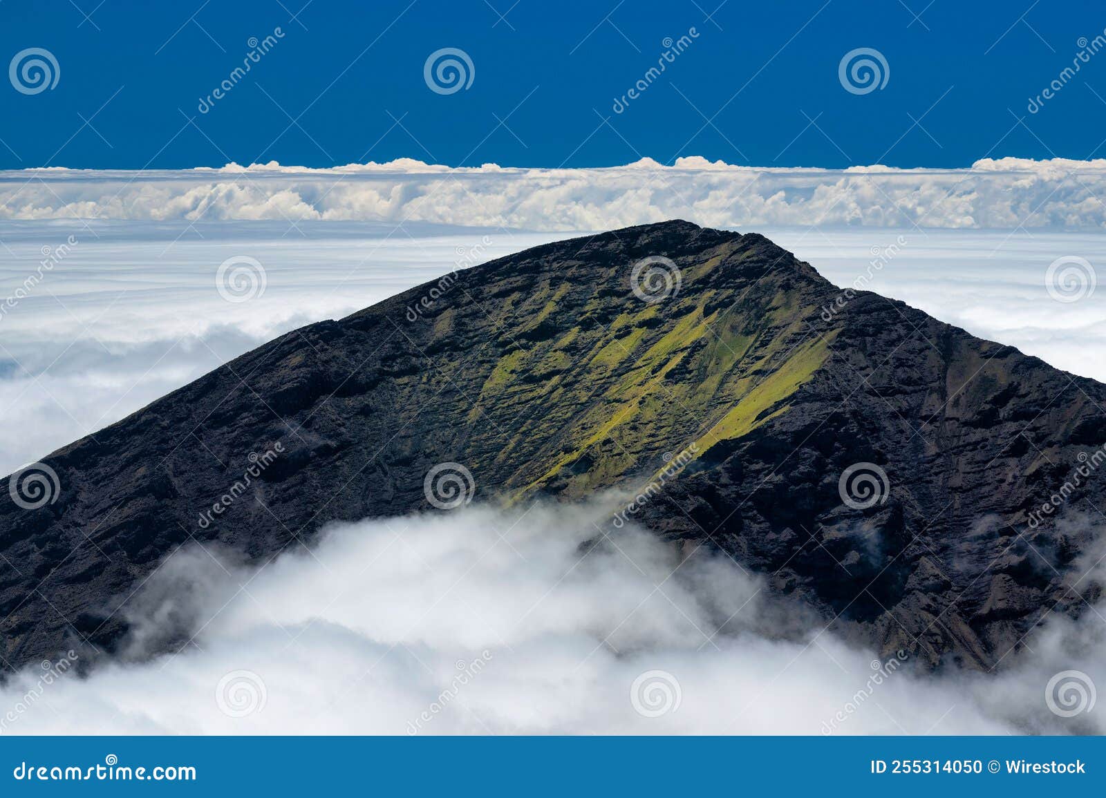 Rock Formations in Maui, Hawaii Stock Photo - Image of mountain, travel ...