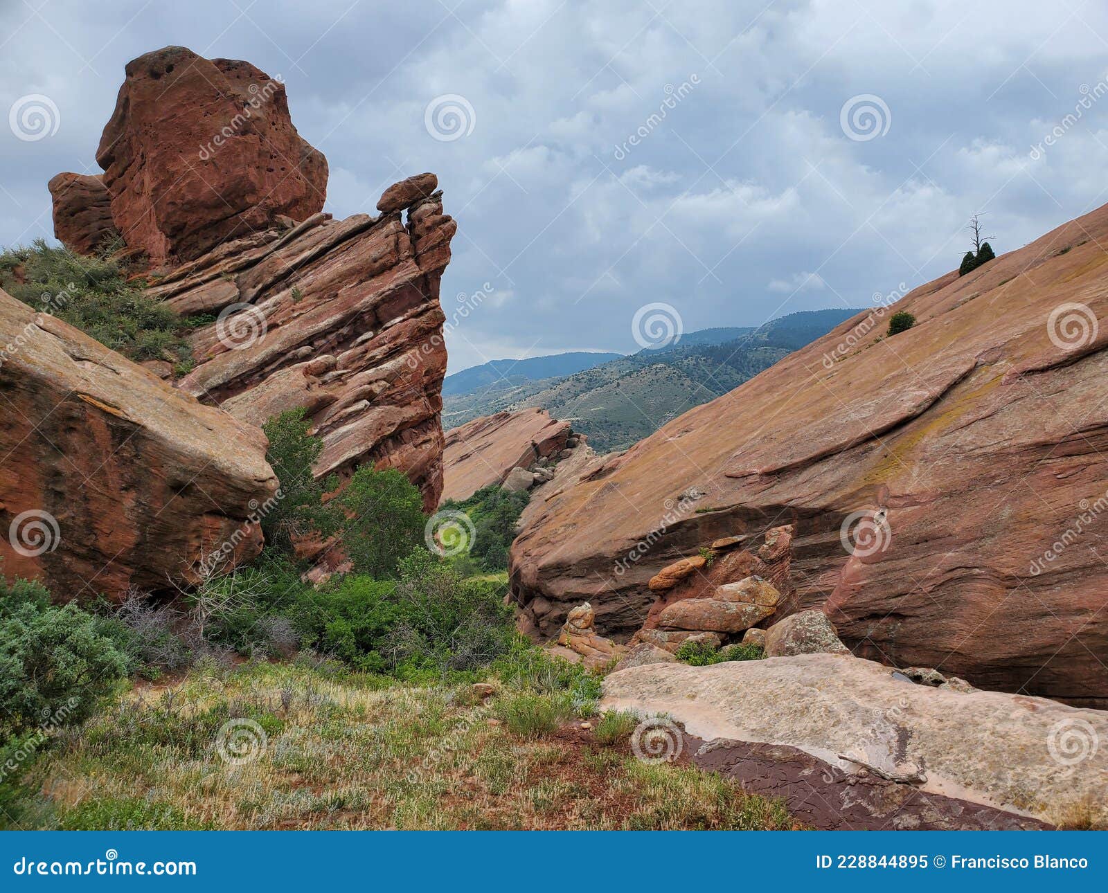 Rock Formations on Red Rocks Trading Post Trail Near Morrison, Colorado ...