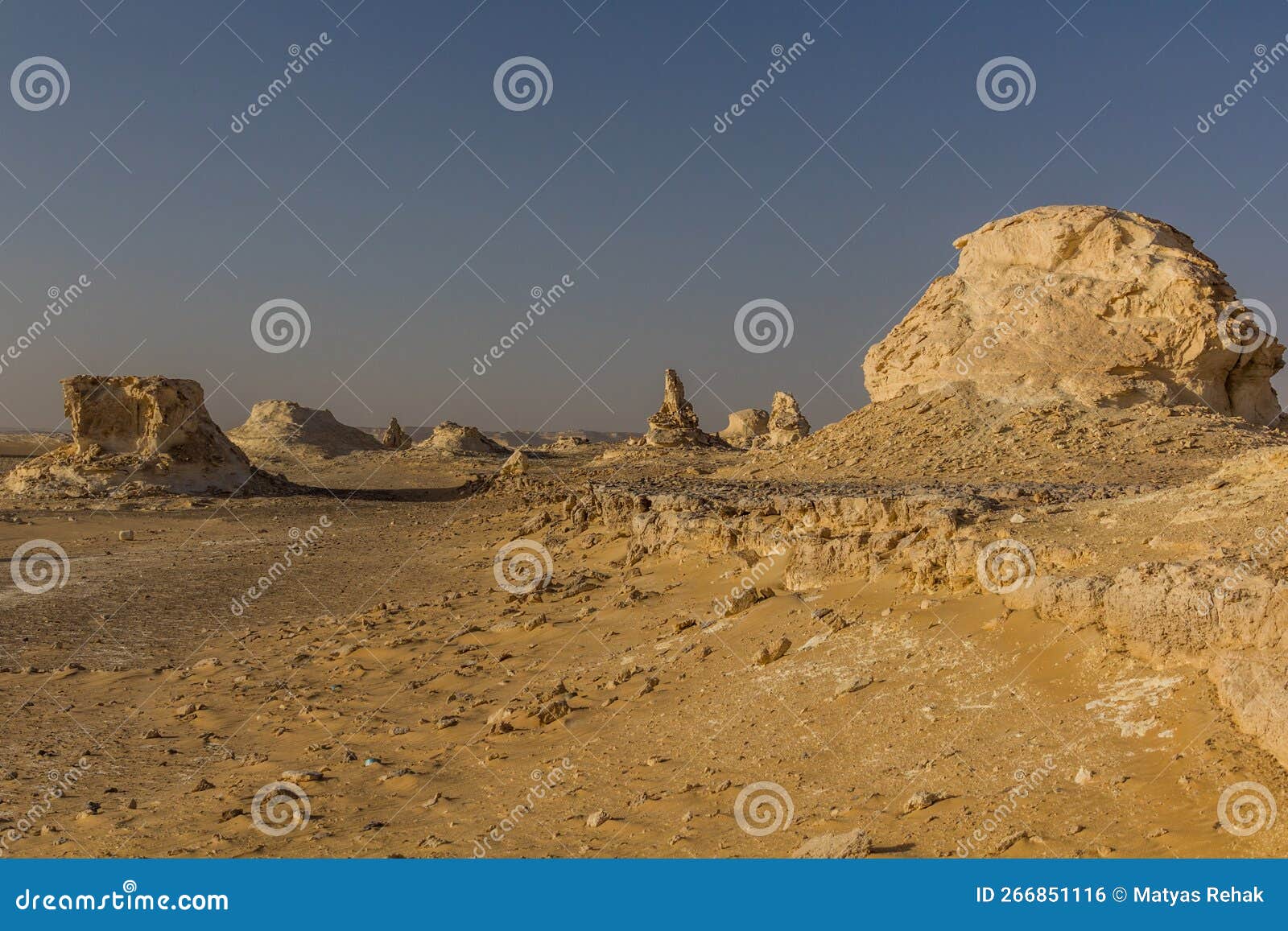 Rock Formations of the White Desert, Egy Stock Photo - Image of park ...