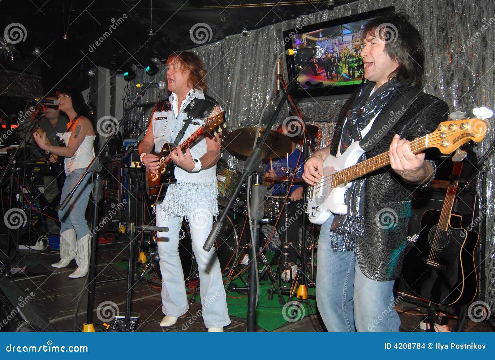 Rock group Smoki editorial stock image. Image of dance - 4208784