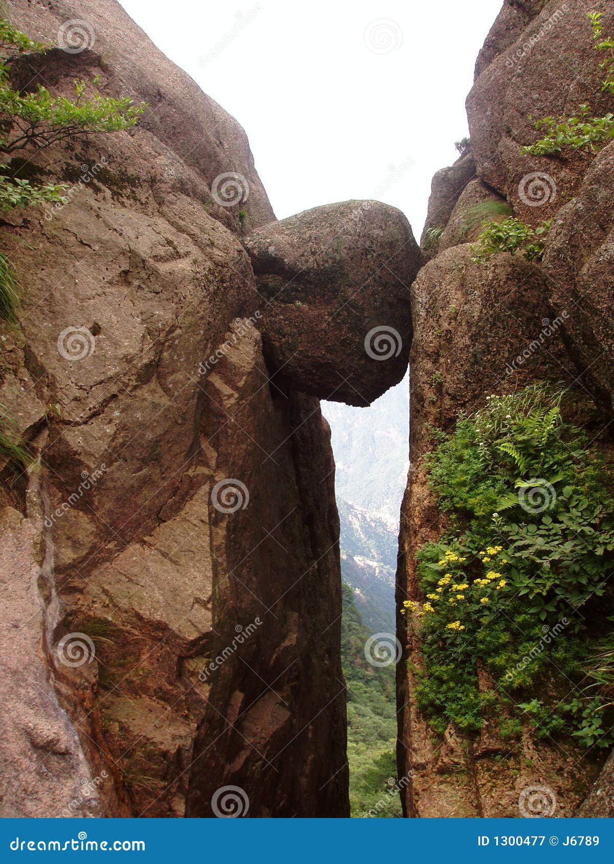 The Rock of Huangshan in China Stock Image - Image of china, peak: 1300477