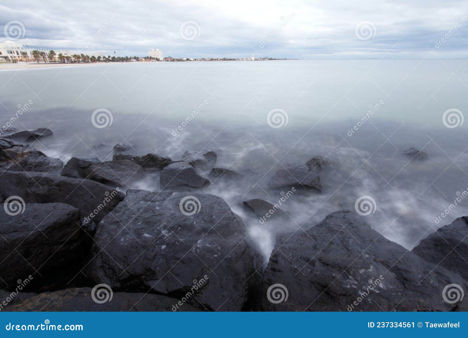The Rock Sea MELBOURNE, AUSTRALIA Stock Image - Image of modern, pier ...