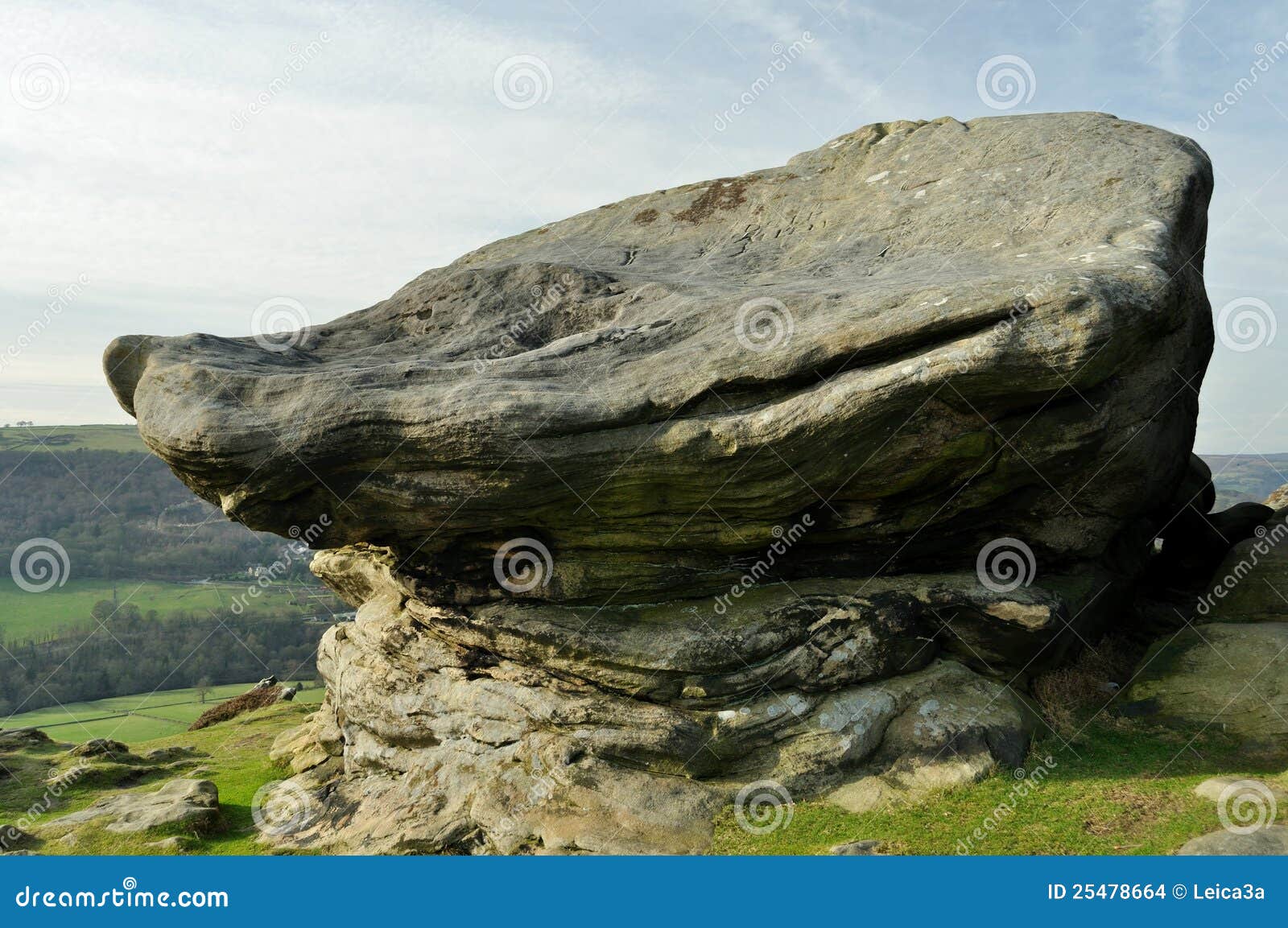 Rock Section in the Peak District Stock Photo - Image of national ...