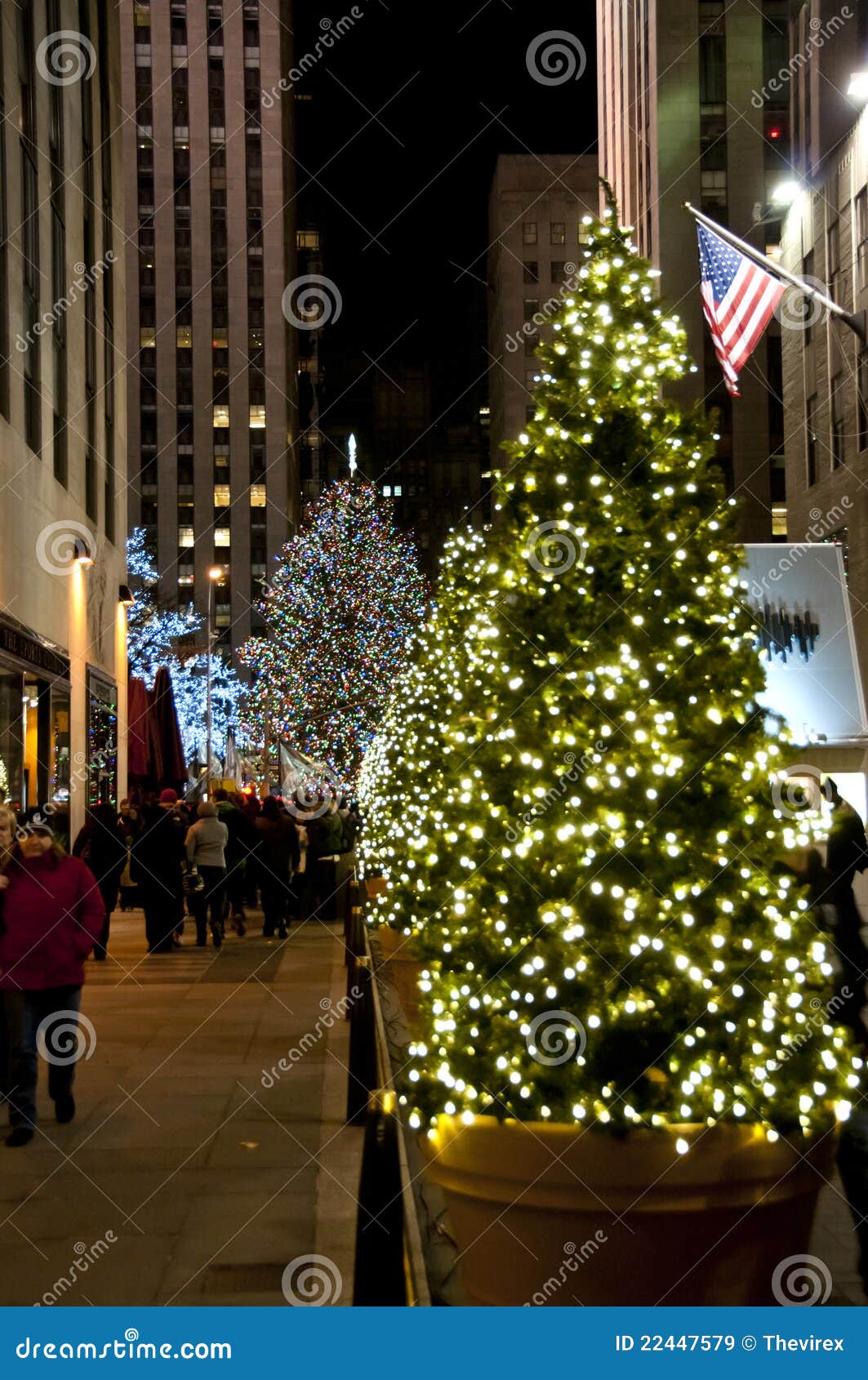 Rockefeller Center in Christmas Editorial Stock Image - Image of angels ...