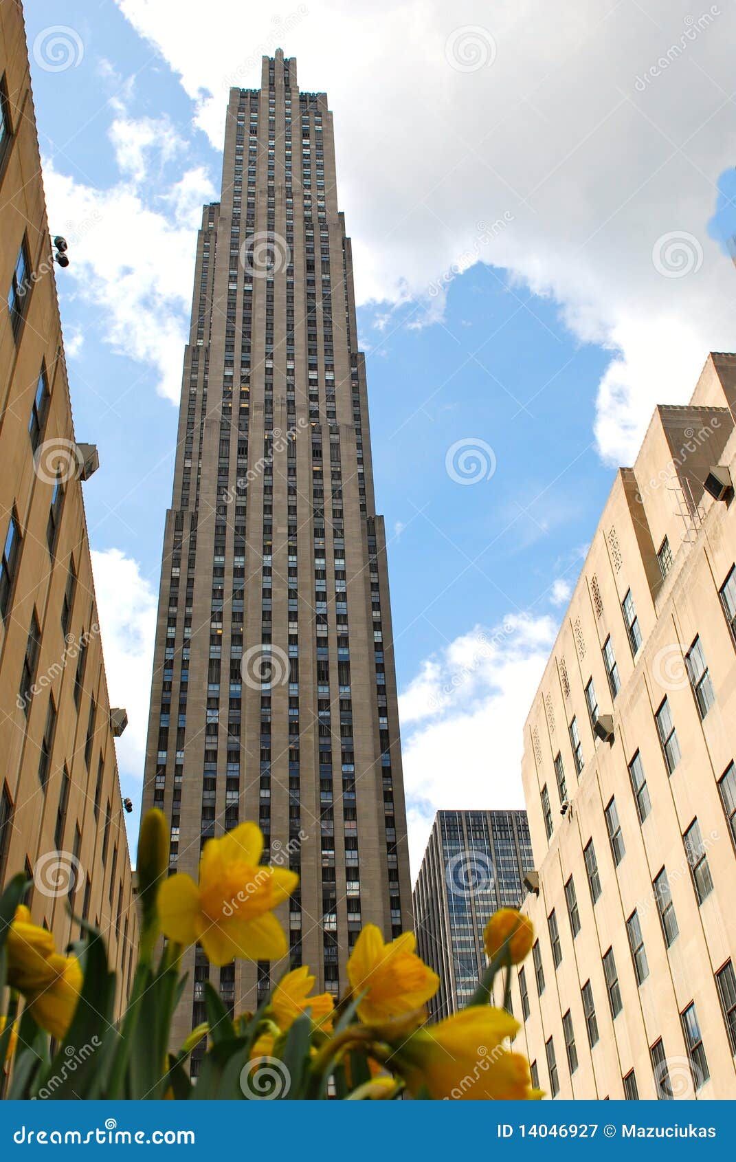 Rockefeller Center with Flowers Editorial Photography - Image of spring ...