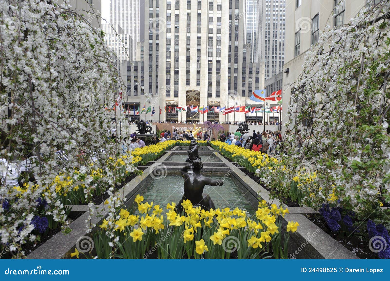Rockefeller Center in New York City Editorial Image - Image of flowers ...