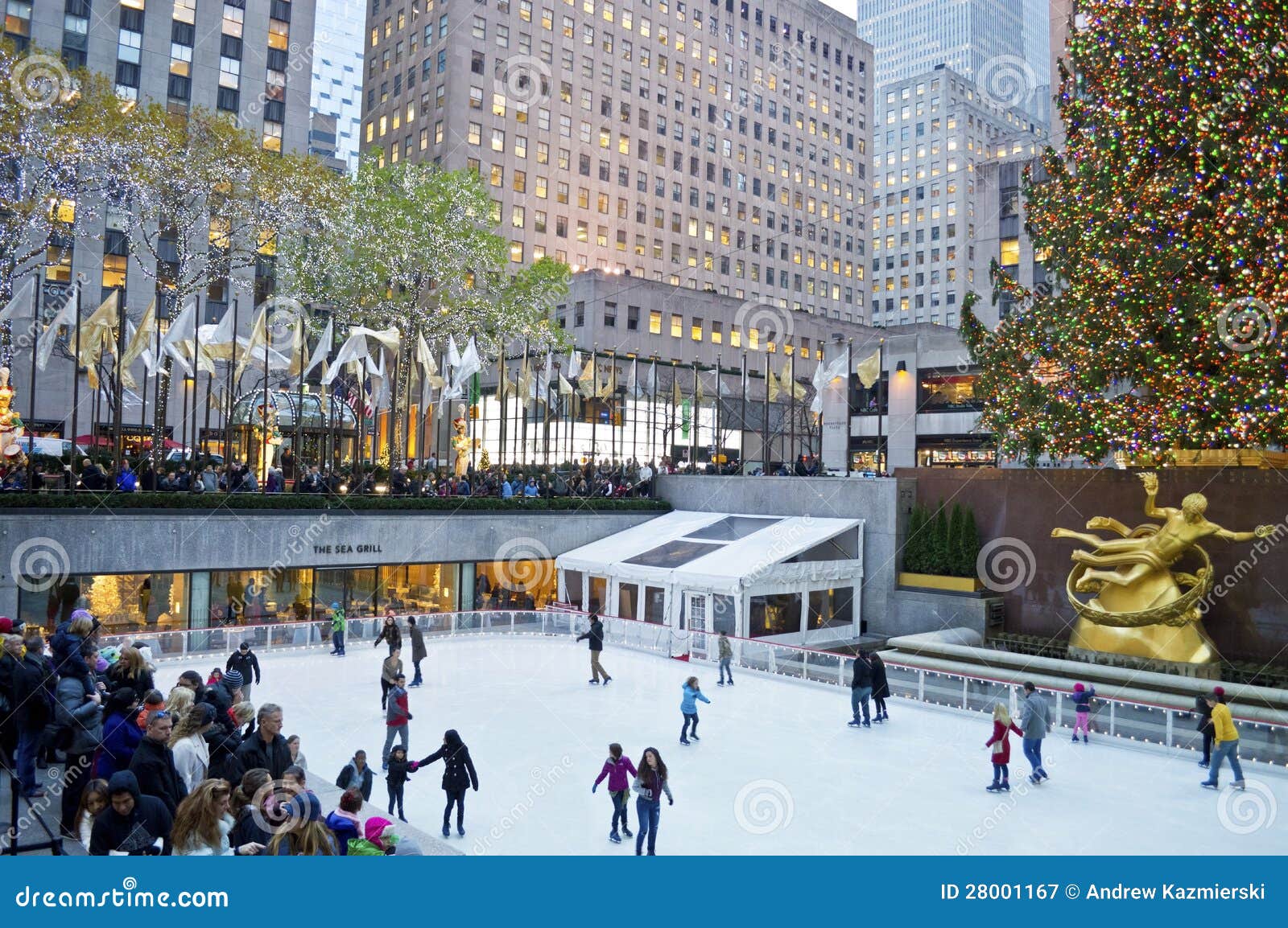 Rockefeller Center Tree and Rink Editorial Photography - Image of tree ...