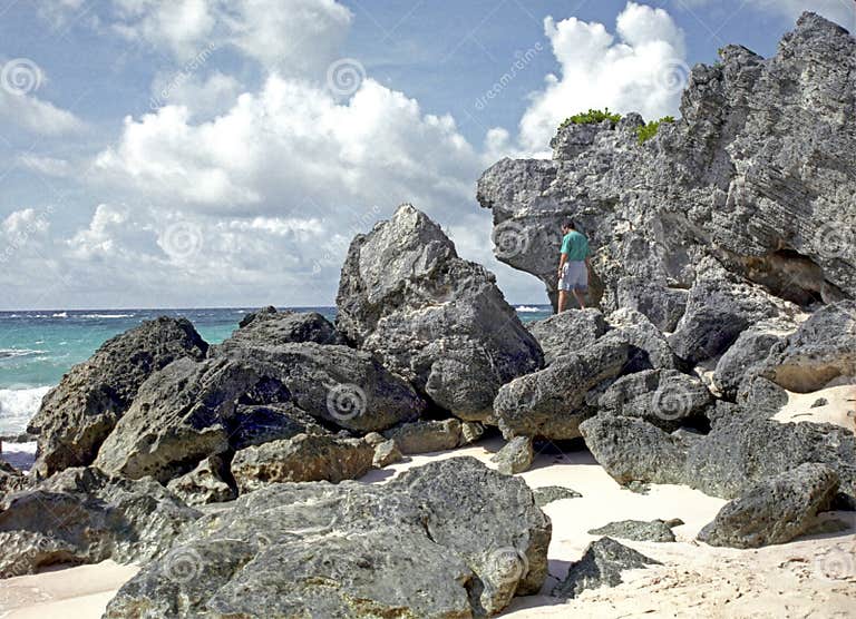 Rocks at Bermuda Beach stock image. Image of water, vacation - 2058613