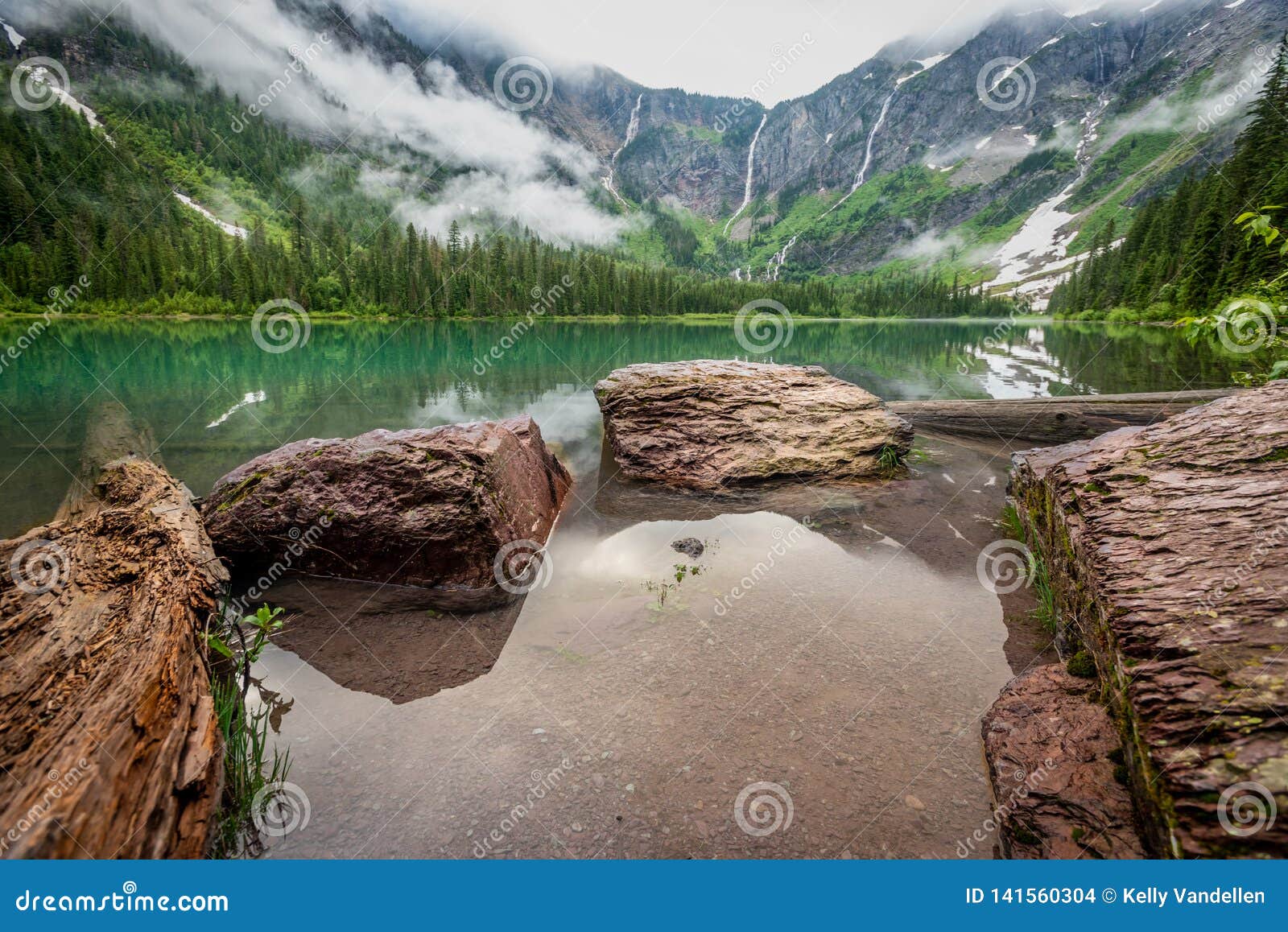 Rocks at the Edge of Avalanche Lake Stock Photo - Image of shallow ...