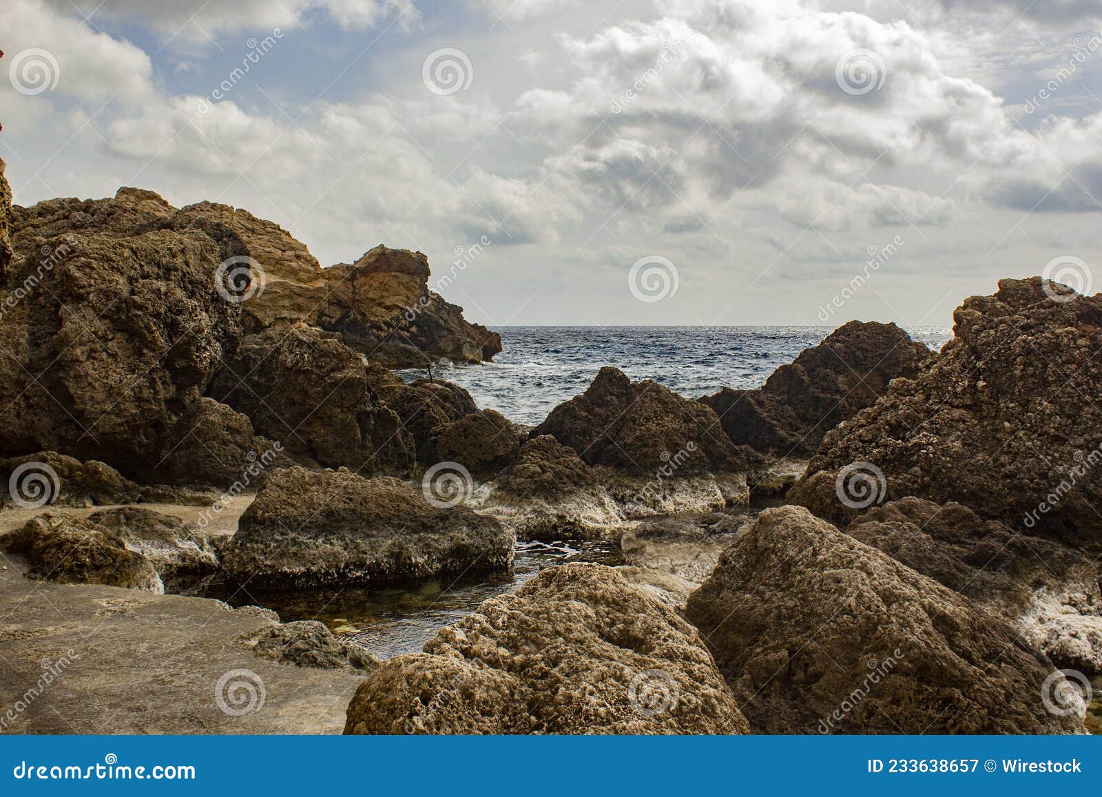 Rocks at Ghar Lapsi, Malta stock image. Image of horizon - 233638657