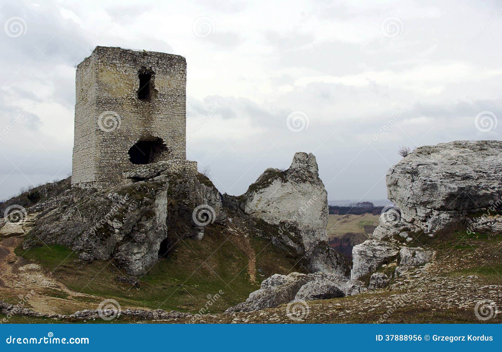 Rocks and Ruined Medieval Castle Stock Photo - Image of wall, tower ...