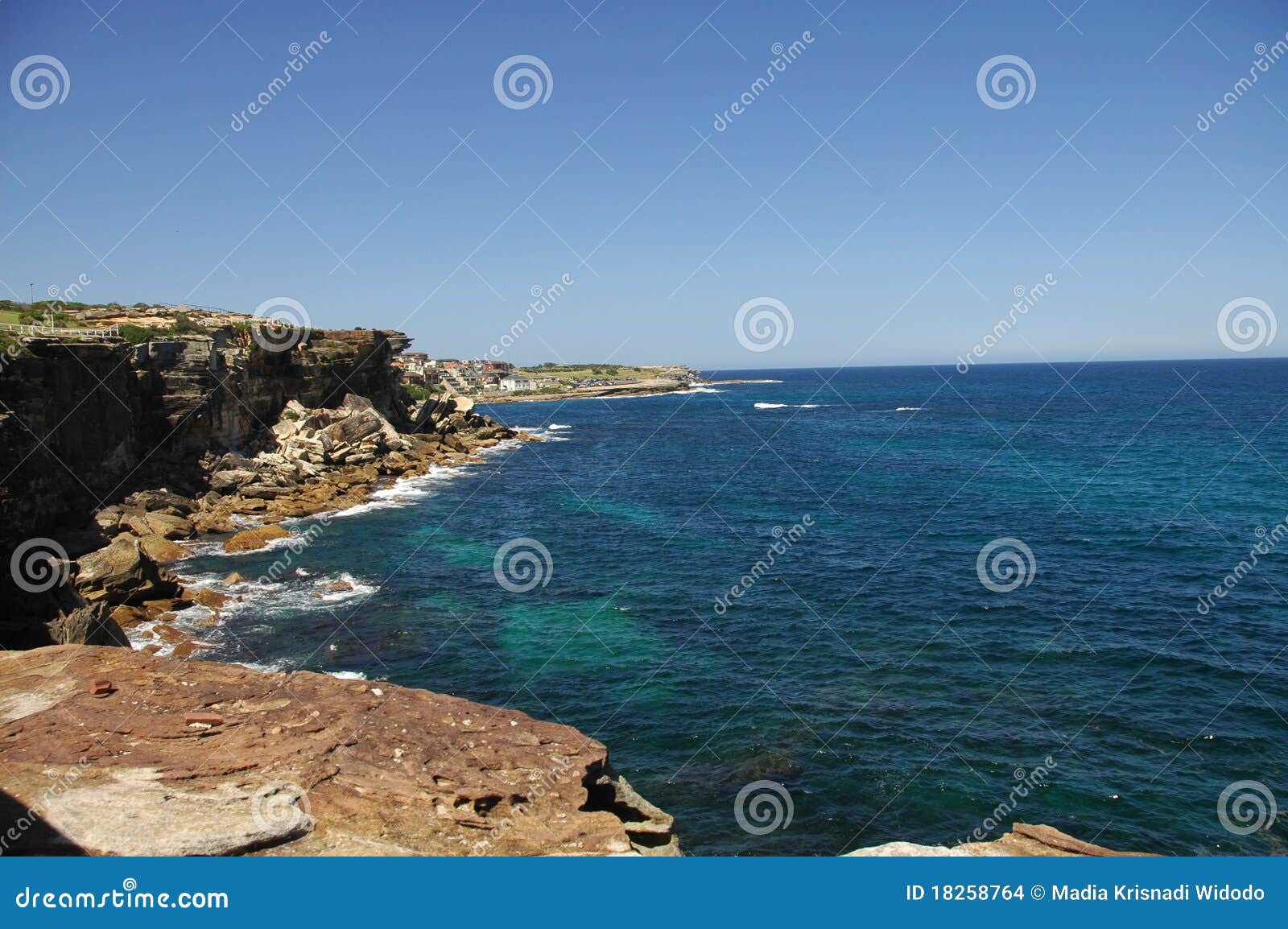 Rocky Australian shoreline stock photo. Image of deserted - 18258764