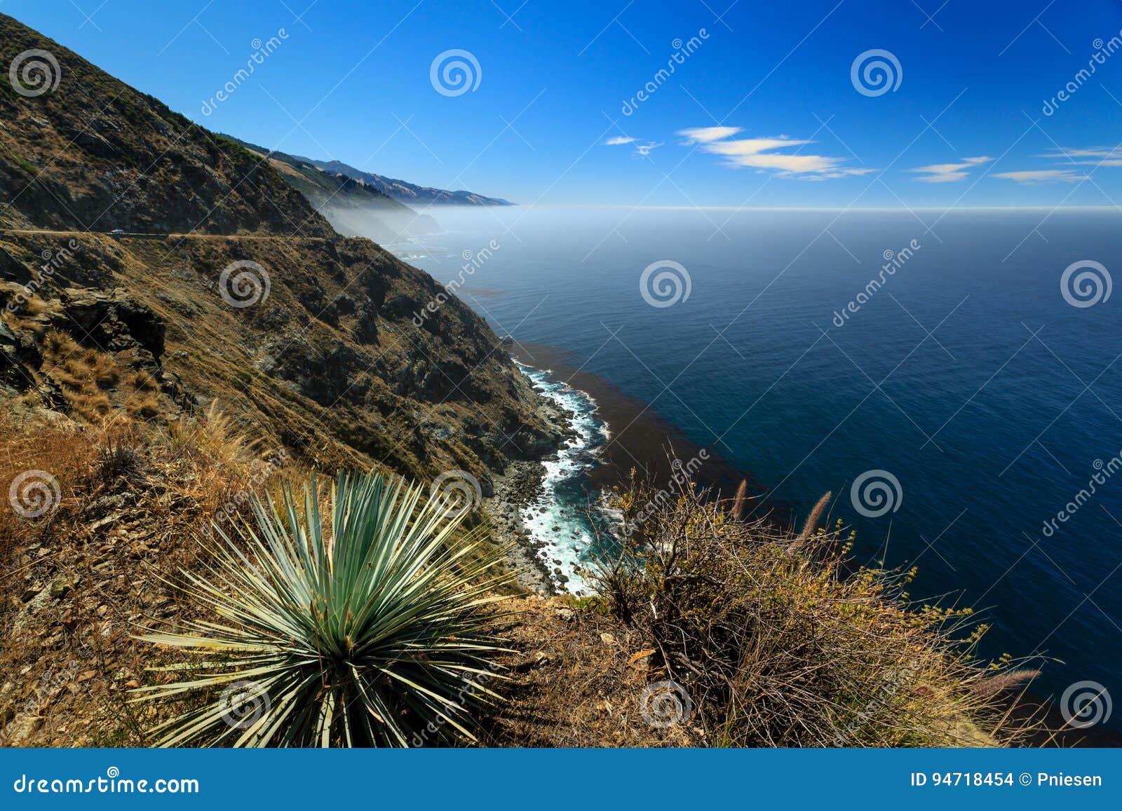 Rocky Cliffside Coastline Along Pacific Ocean Stock Photo - Image of ...