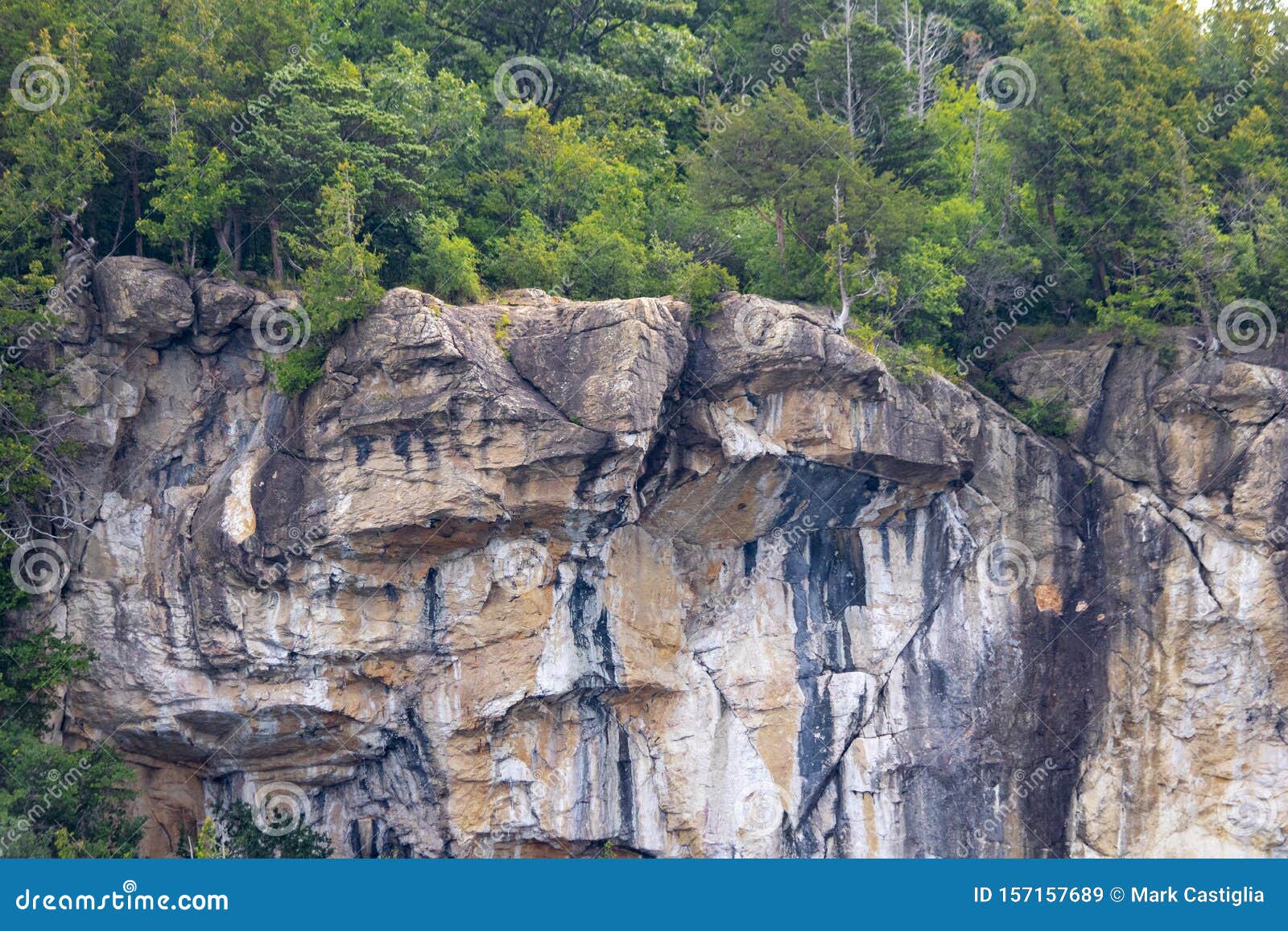 Rocky Cliffside on Lake Champlain, Vermont USA Stock Image - Image of ...