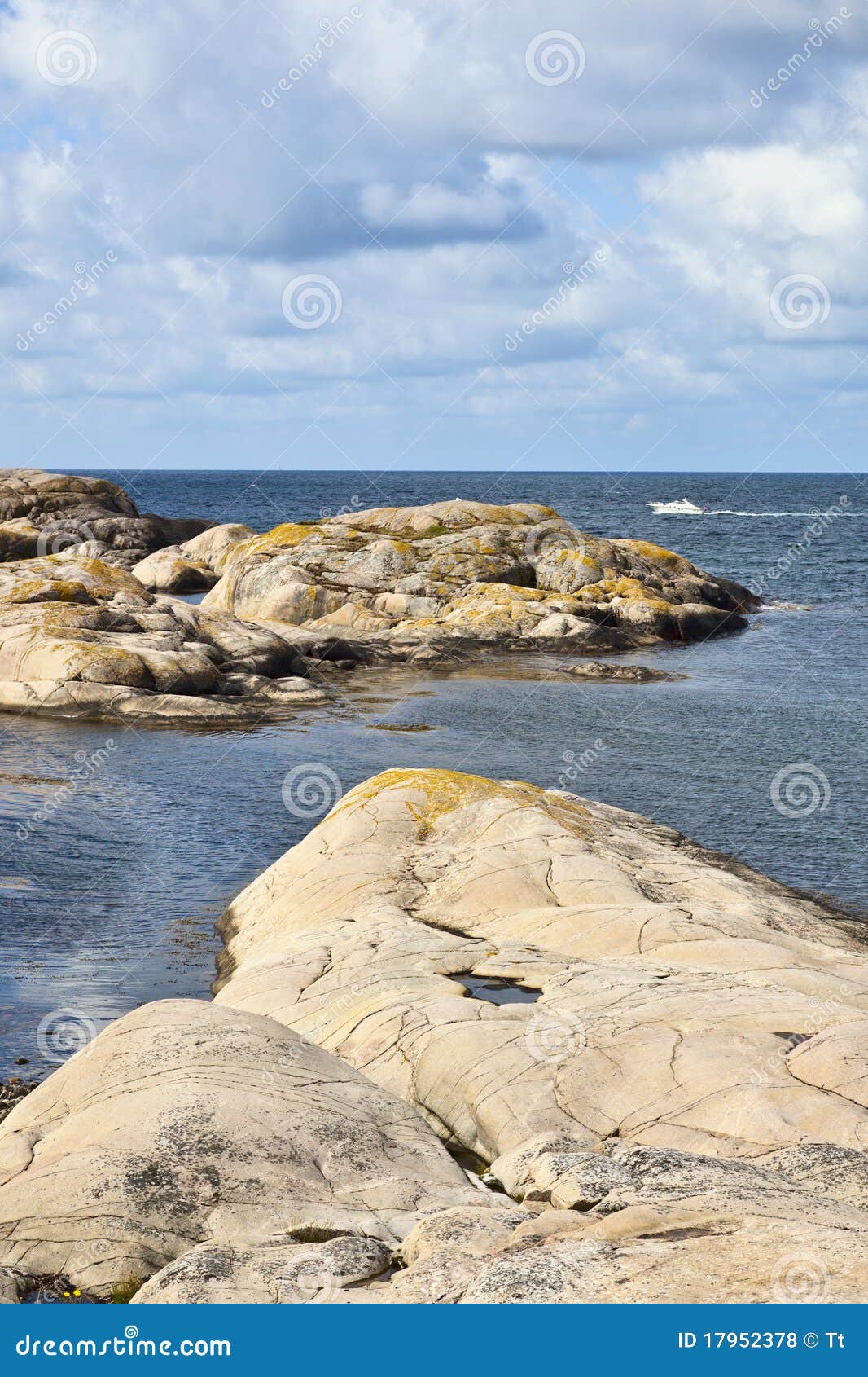 Rocky coast at sea stock photo. Image of cliff, islands - 17952378