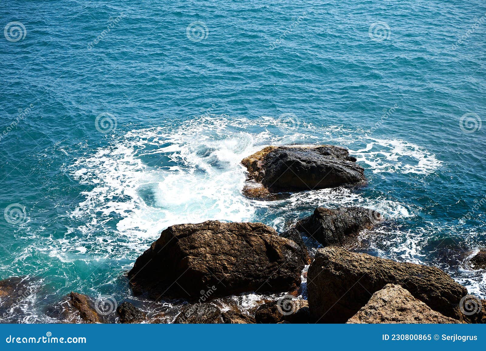 Rocky shore. Tidal bore stock image. Image of pacific - 230800865