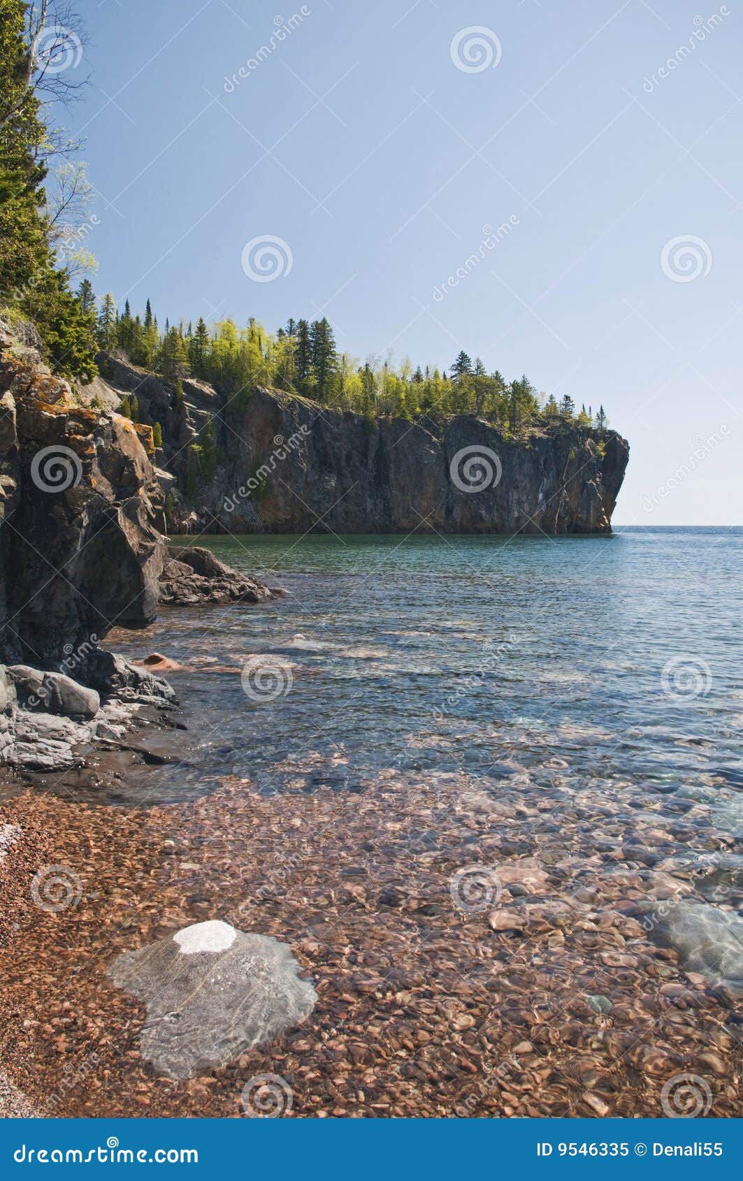 Rocky Shoreline Along Lake Superior Stock Image - Image of blue ...