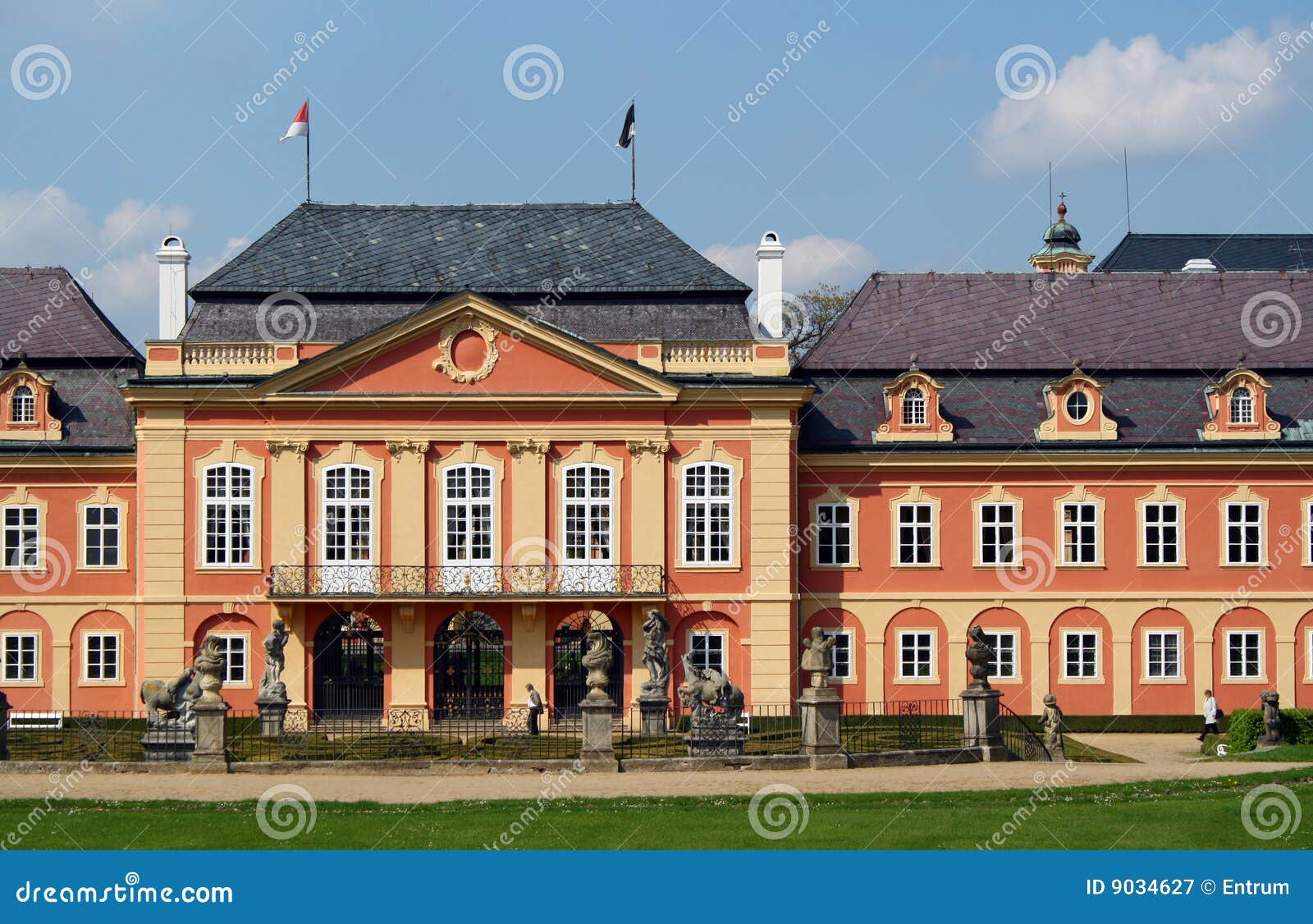 Rococo chateau stock image. Image of ornamental, pillar - 9034627