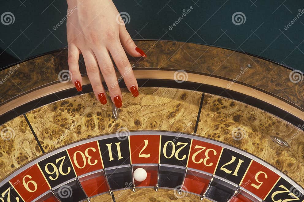 Roda da roleta imagem de stock. Imagem de colorido, sorte - 9238389