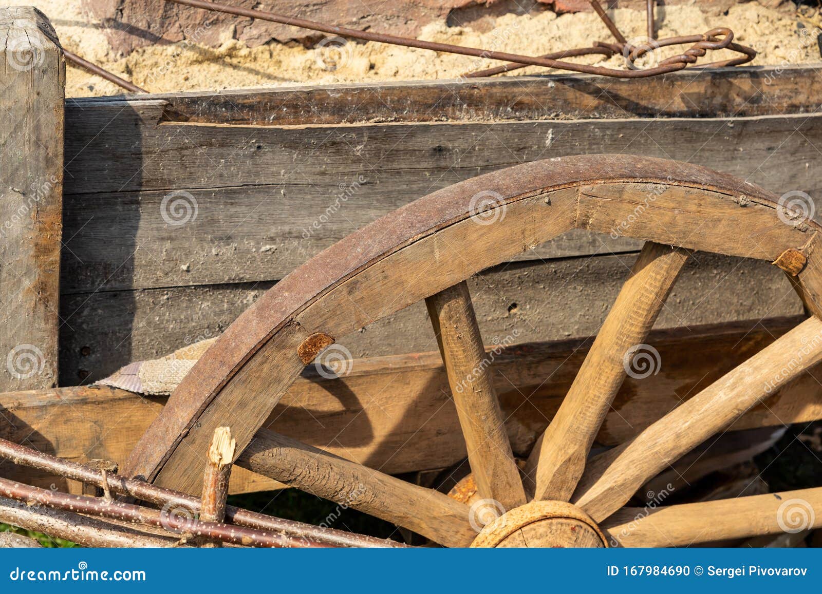 Roda Tradicional Do Carrinho De Madeira, Bege E Casado Foto de Stock ...
