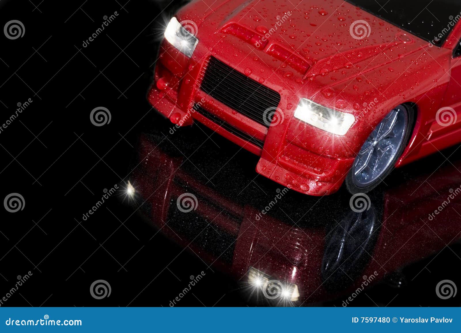 Rode auto stock foto. Image of elegantie, broekrug, rood - 7597480