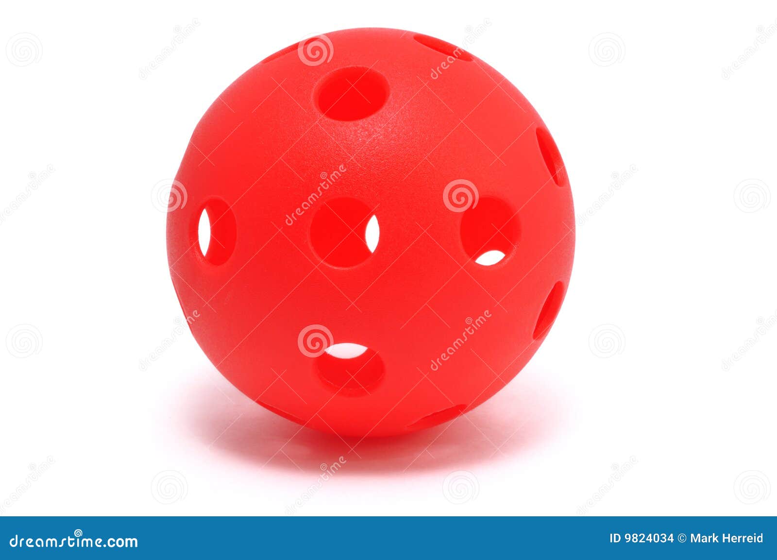 Rode Bal Whiffle Die Op Wit Wordt Geïsoleerd Stock Foto - Image of ...
